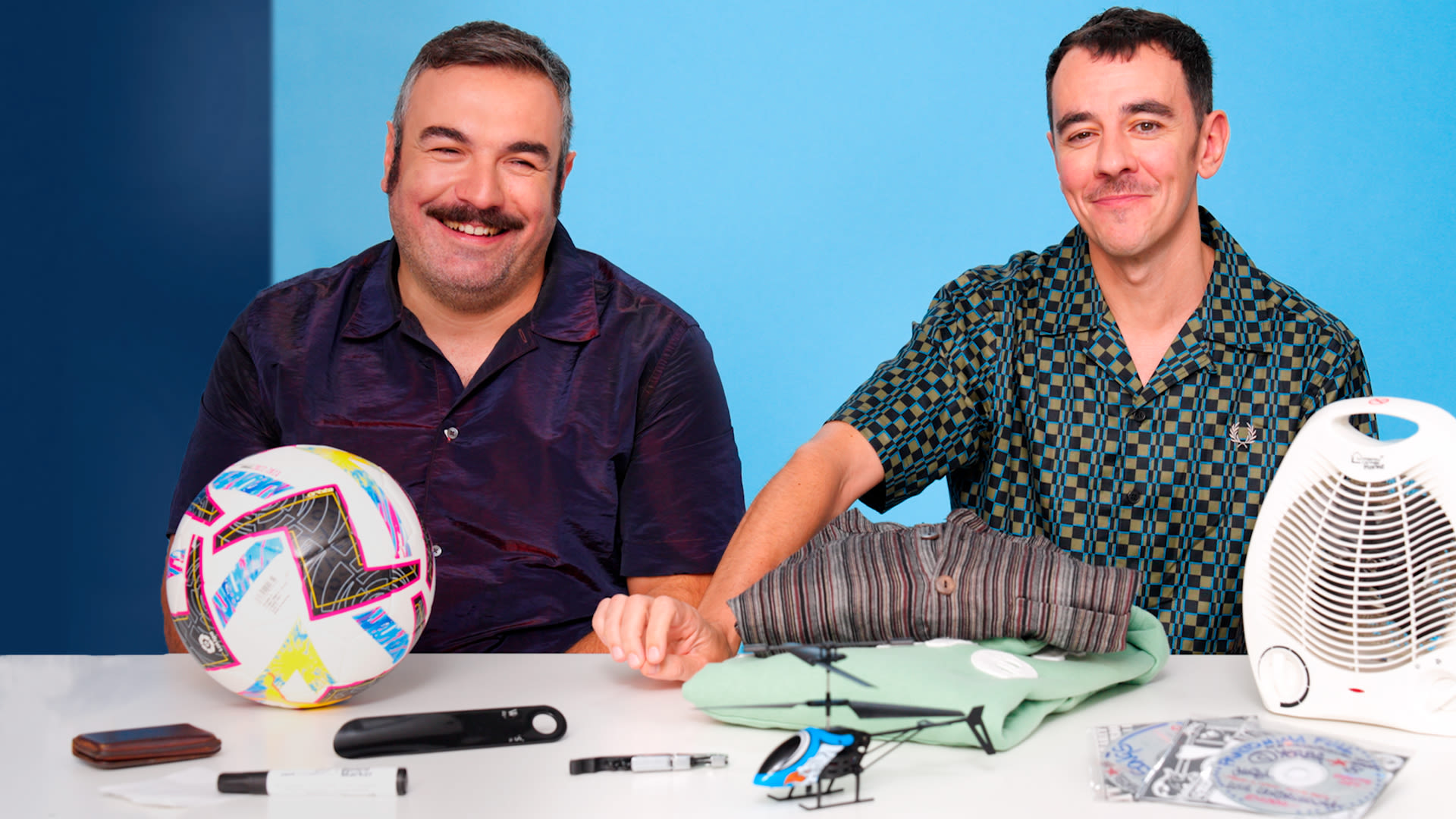 Watch Pantomima Full: 10 cosas sin las que no pueden vivir | 10 Esenciales | 10 Esenciales | GQ ...