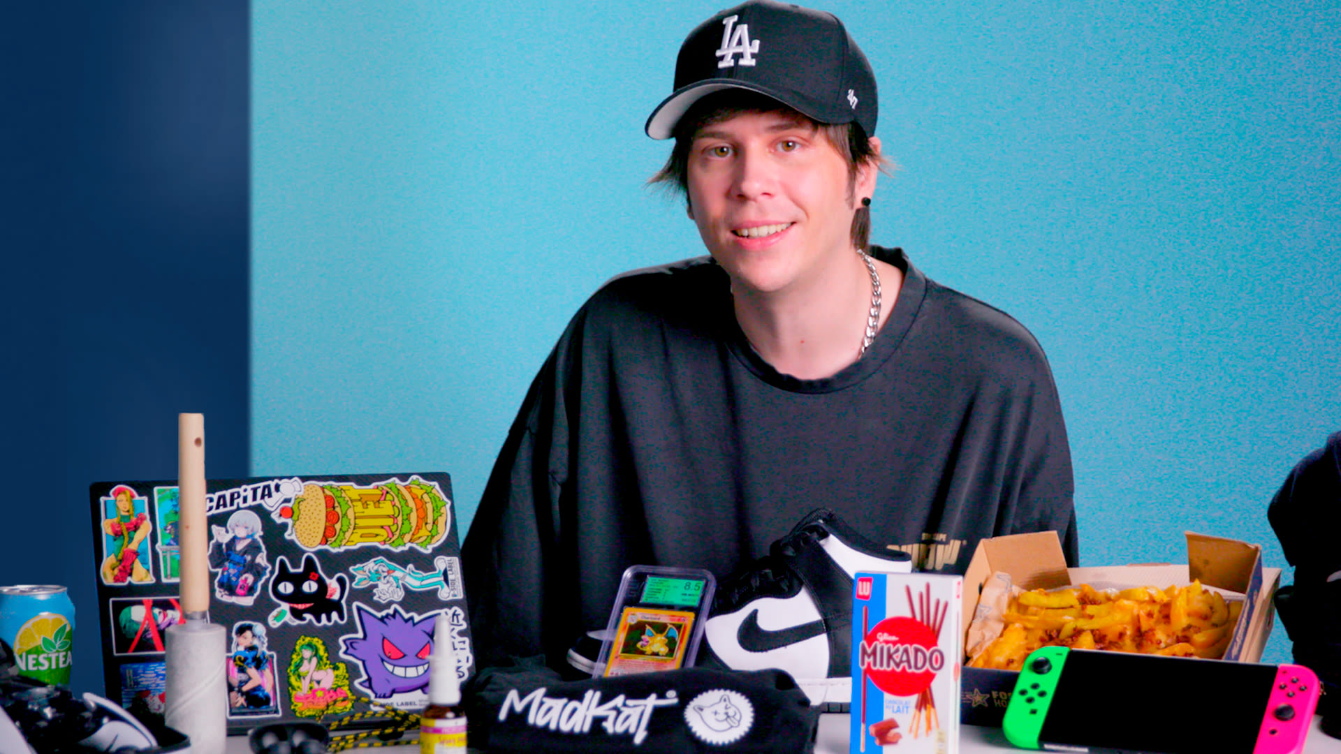 Watch El Rubius: 10 objetos sin los que no puede vivir | 10 Esenciales | 10 Esenciales | GQ España