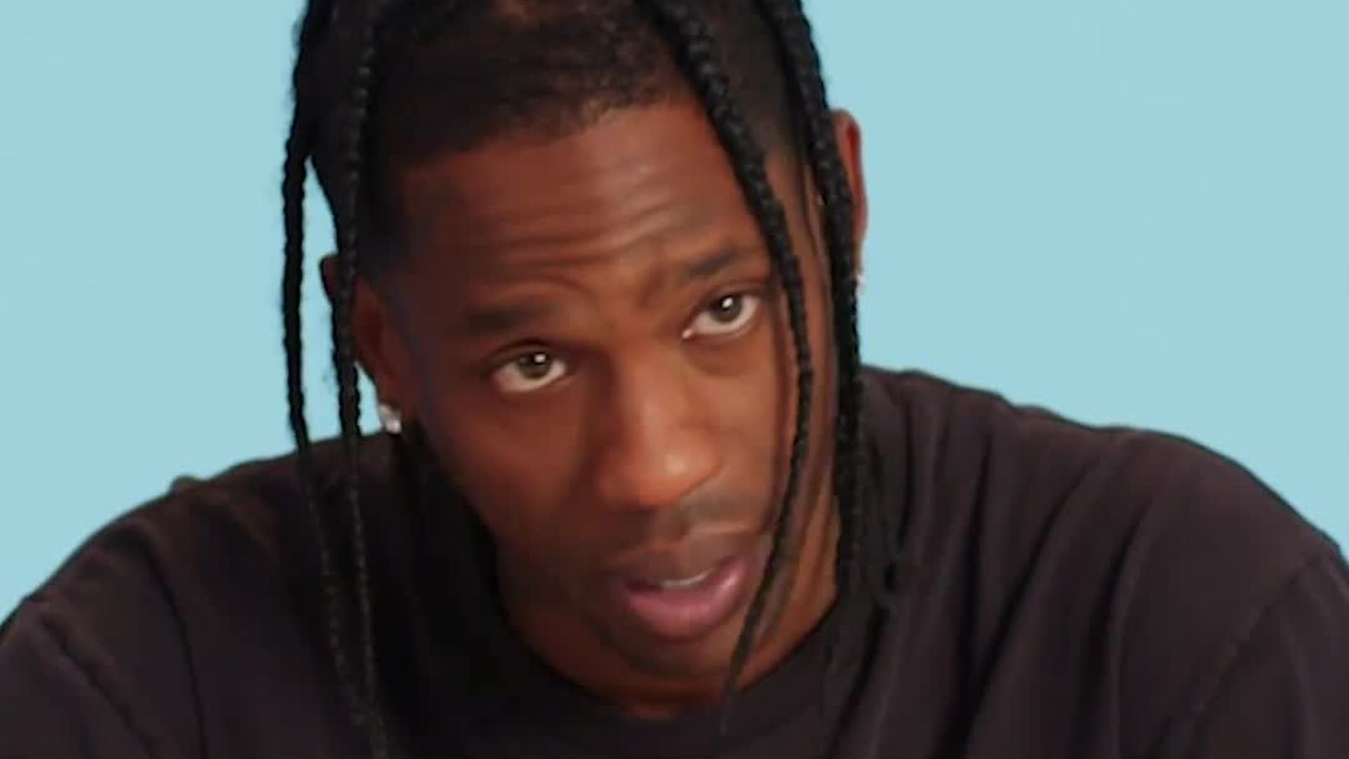 Watch Travis Scott: su teléfono de oro | 10 Esenciales | GQ España