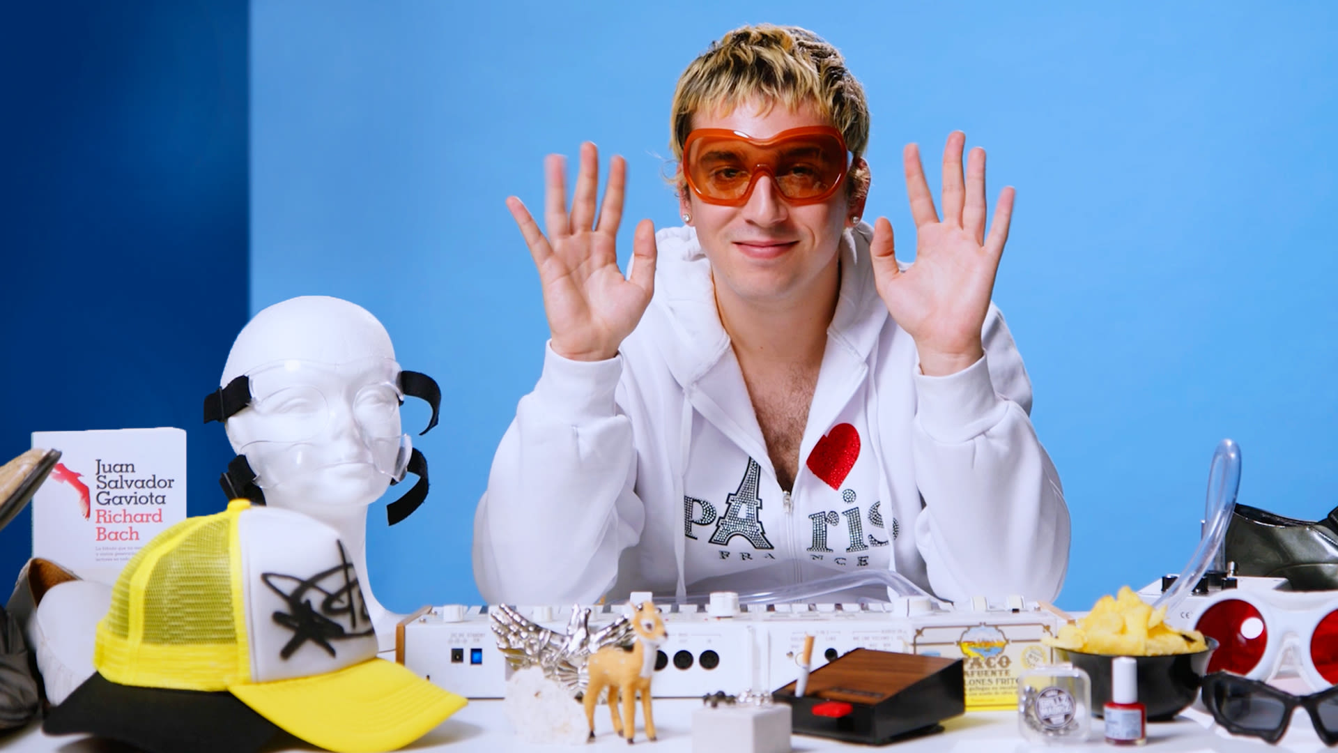 Watch Ralphie Choo: 10 objetos sin los que no puede vivir | 10 ...