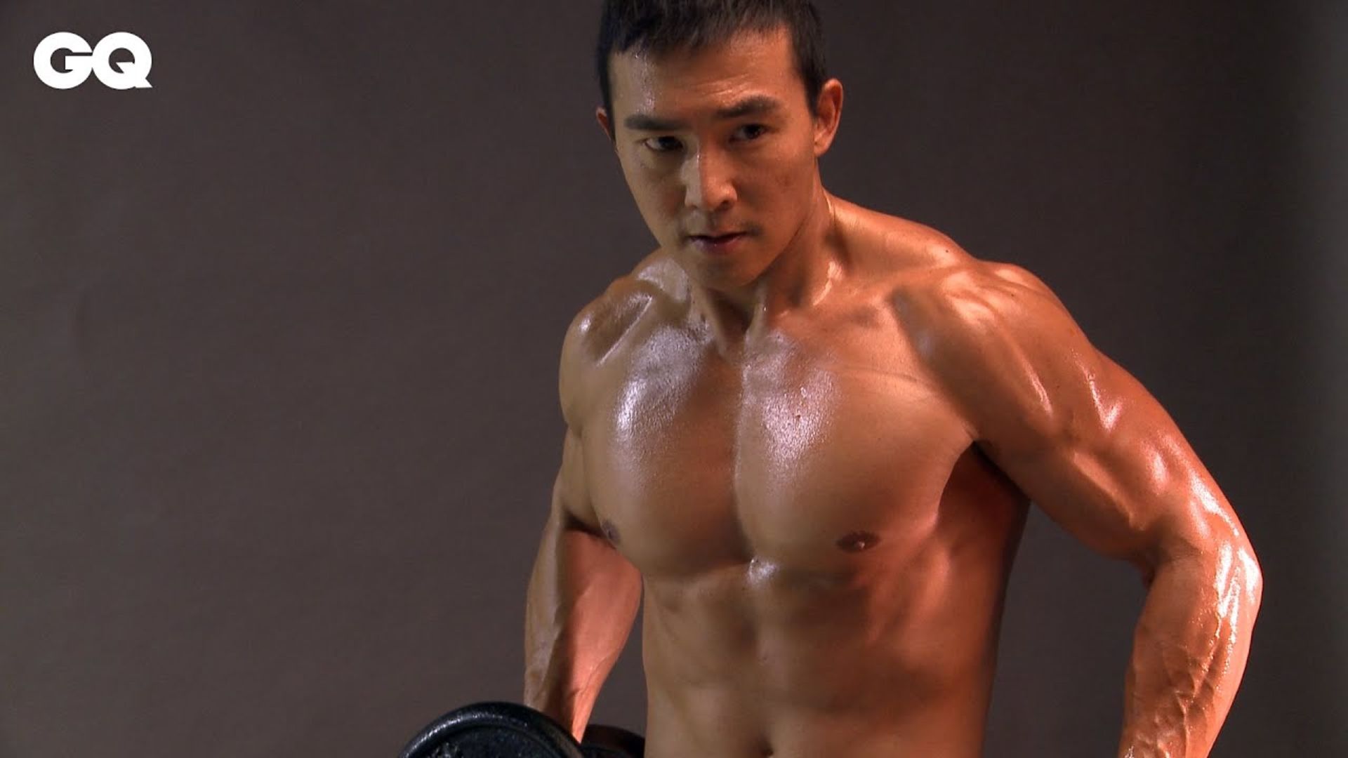 Watch 劉畊宏教你三招辦公室健身攻略 變身肌肉運動型男｜GQ Active | GQ Taiwan