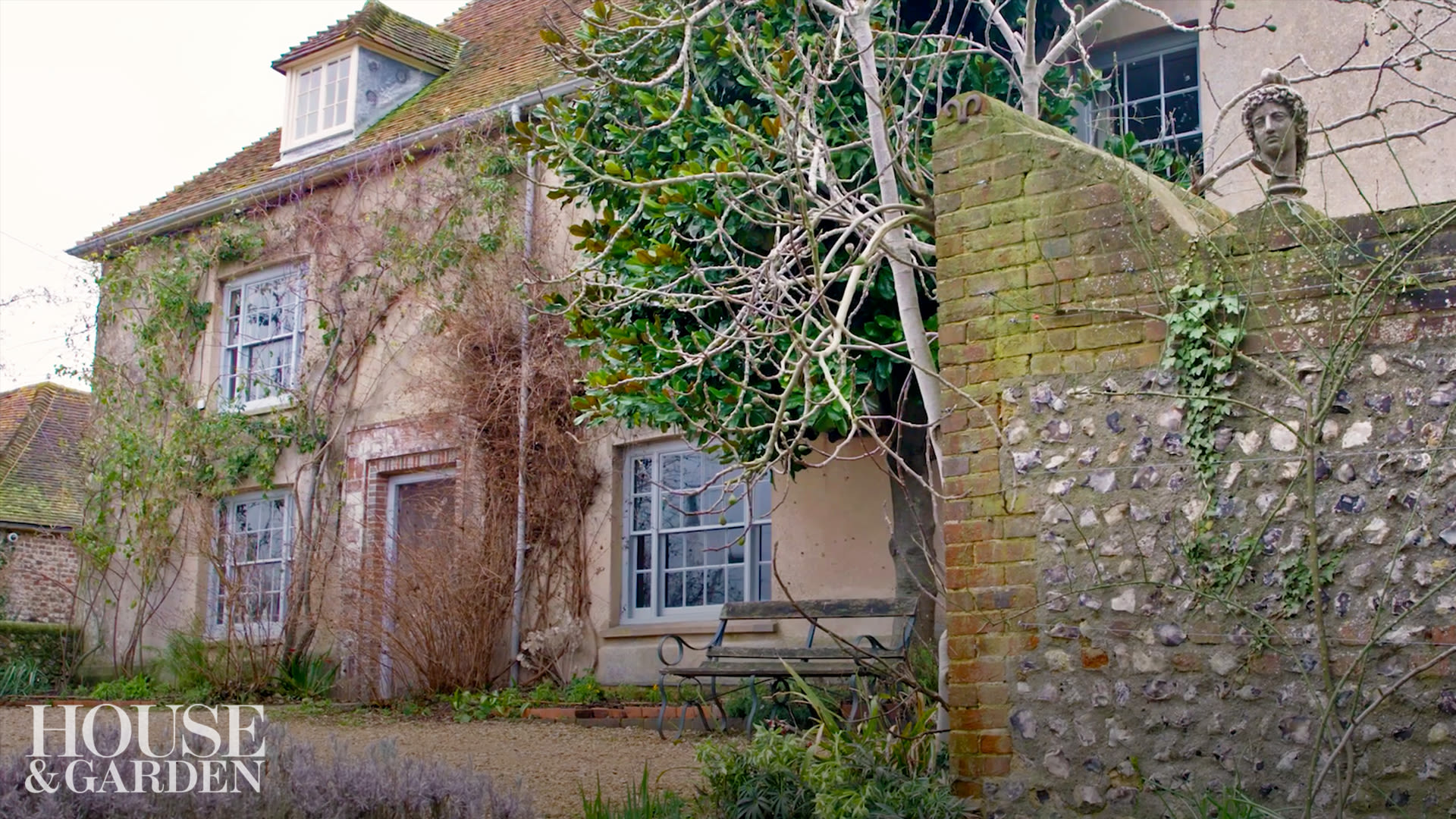 Watch Exploring Charleston House: an expression of early 20th-century ...