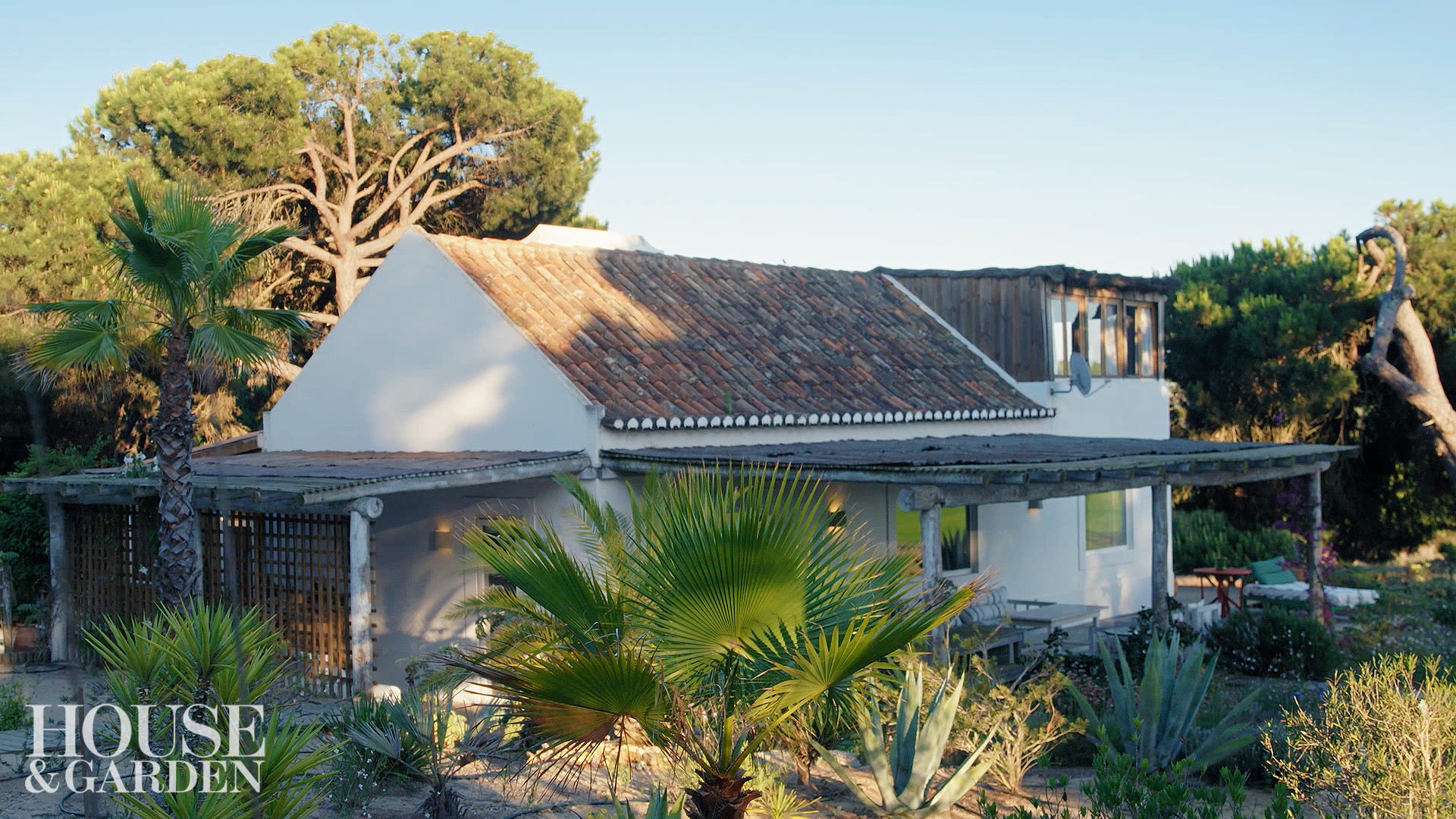 Watch Inside Carolina Irving’s coastal retreat secluded on Portugal’s ...