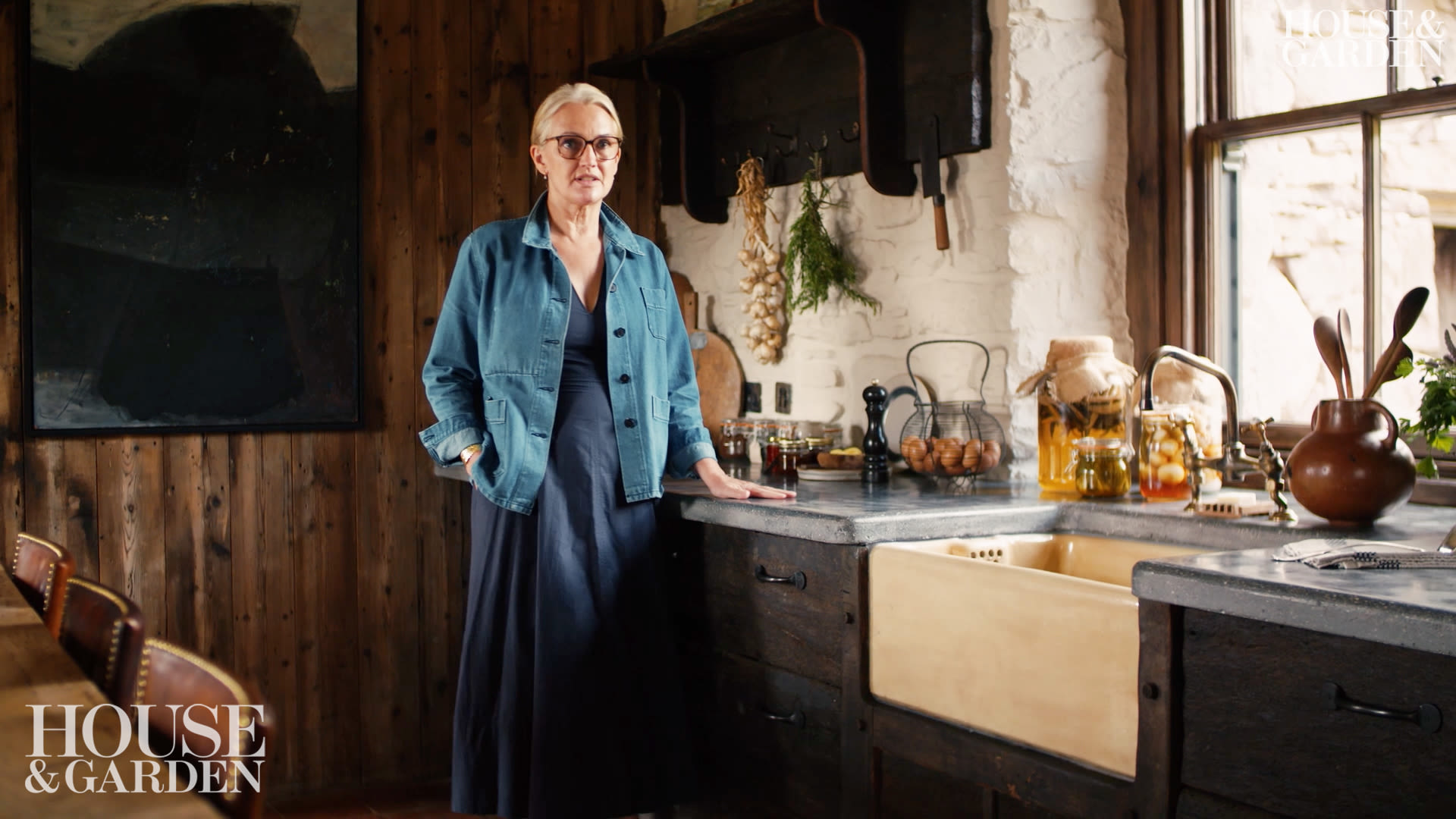 Watch Inside 8 of the best English country kitchens | Design Notes ...