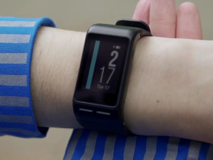 Watch Tech | Garmin Vivoactive HR activity tracker | Ars Technica Video ...