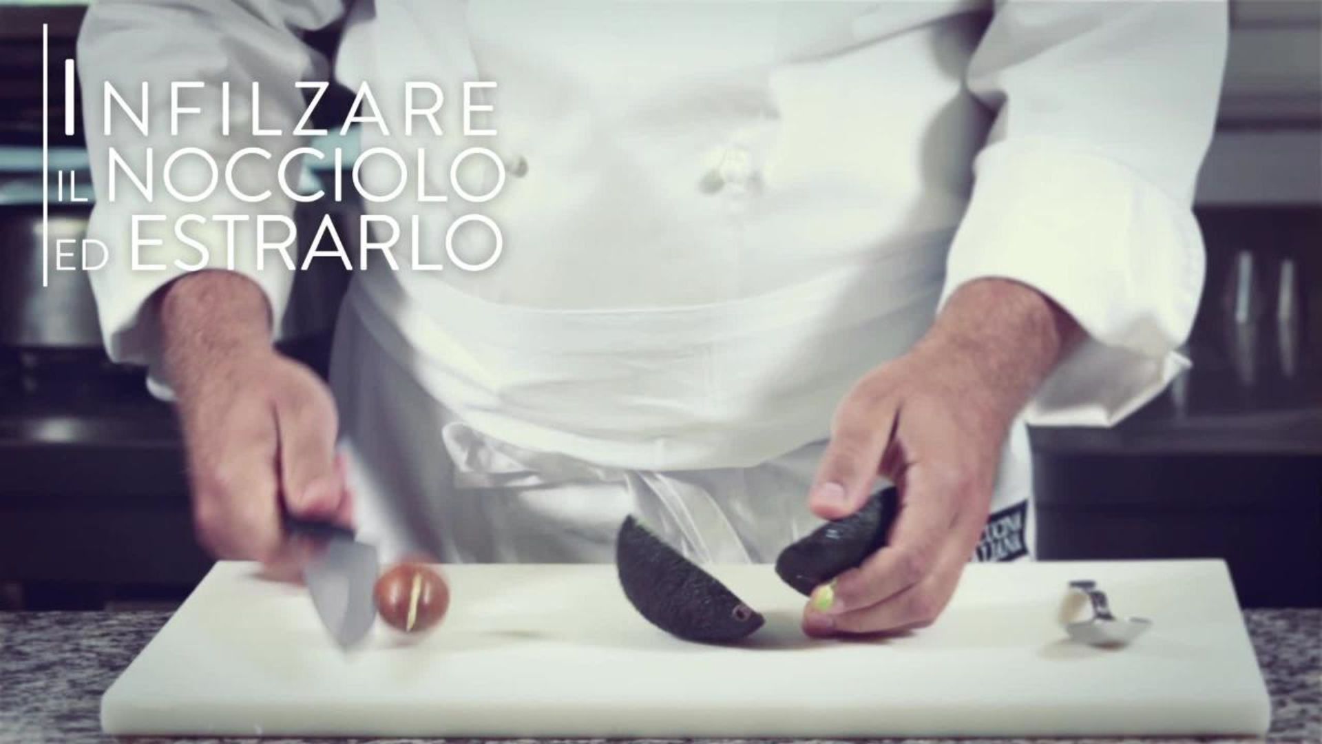 Watch Taglio della frutta: avocado | La Cucina Italiana