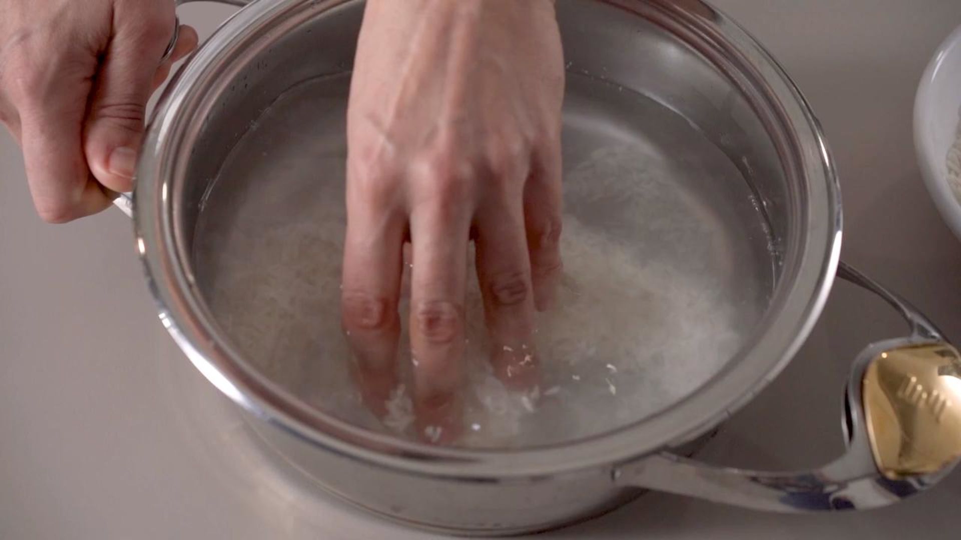 Watch Basic Cooking Courses | Risotto | Rinsing rice | La Cucina Italiana