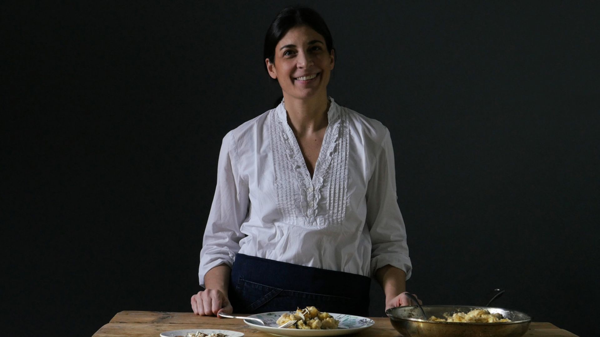 Watch Ricetta di pollo leggera e gustosa: con mele, bacche di ginepro e ...