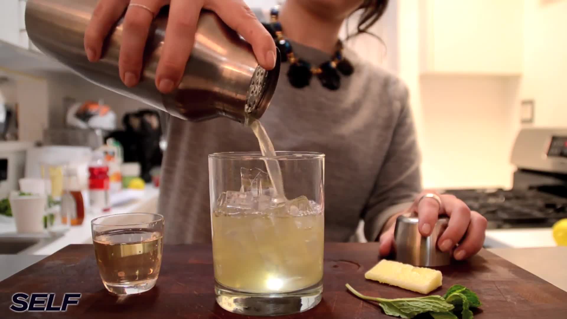 Watch Cocktail How-To: Zen's Punch | SELF