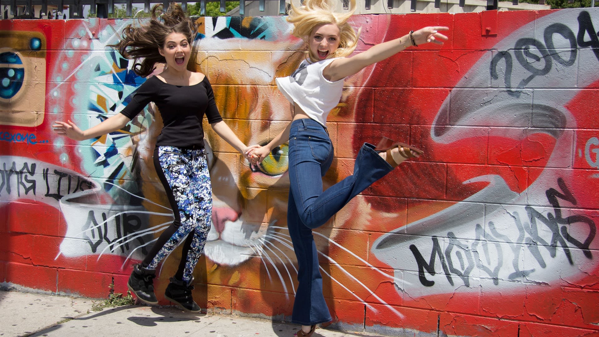 Watch Peyton List and Kaylyn Play Word Association (And Have the Best ...