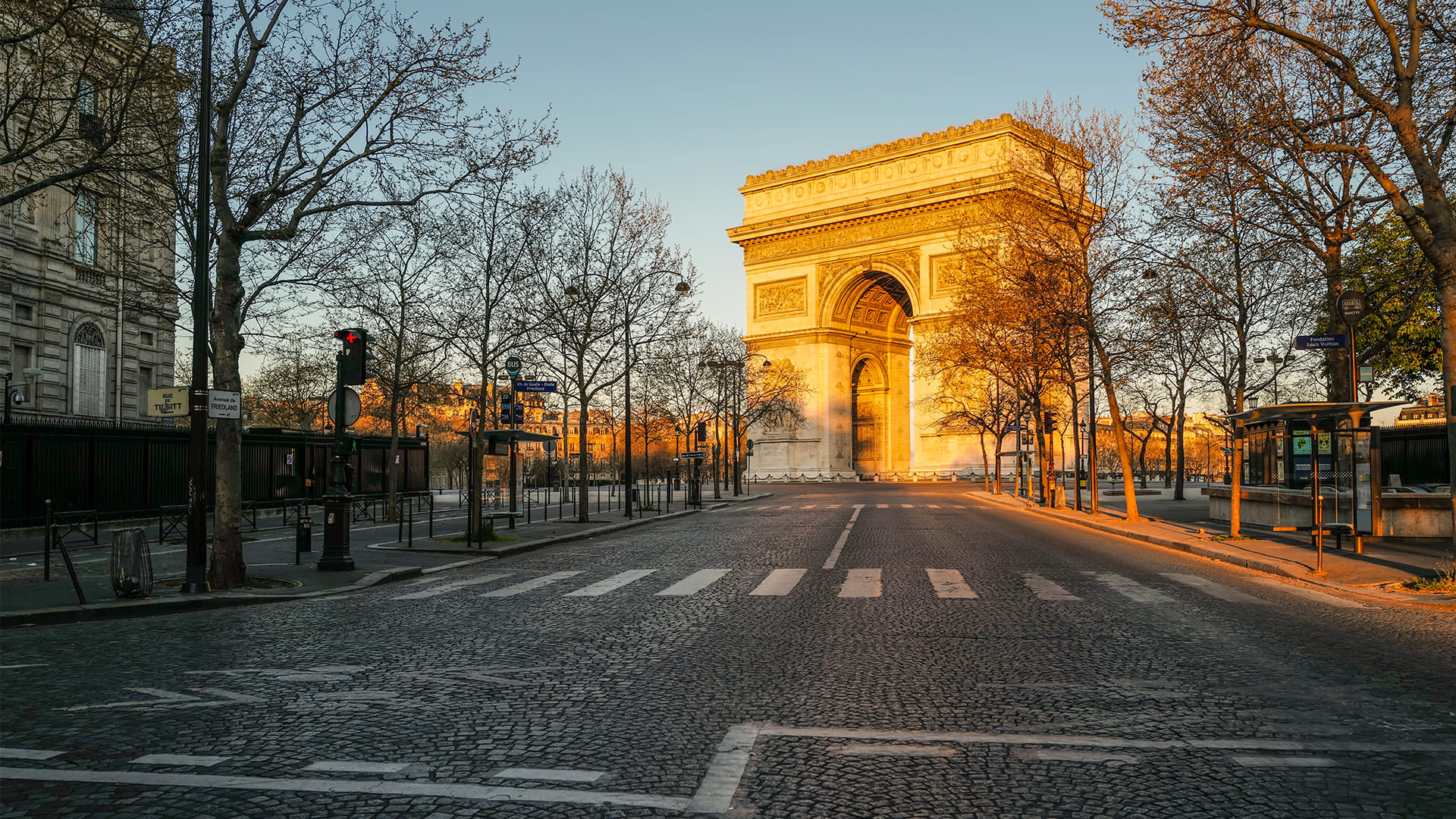 Watch The Streets of Paris Under Quarantine | The New Yorker