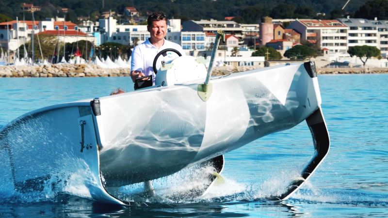 Watch Seabubbles' Flying Water Taxi Cuts Pollution and Travel Time ...