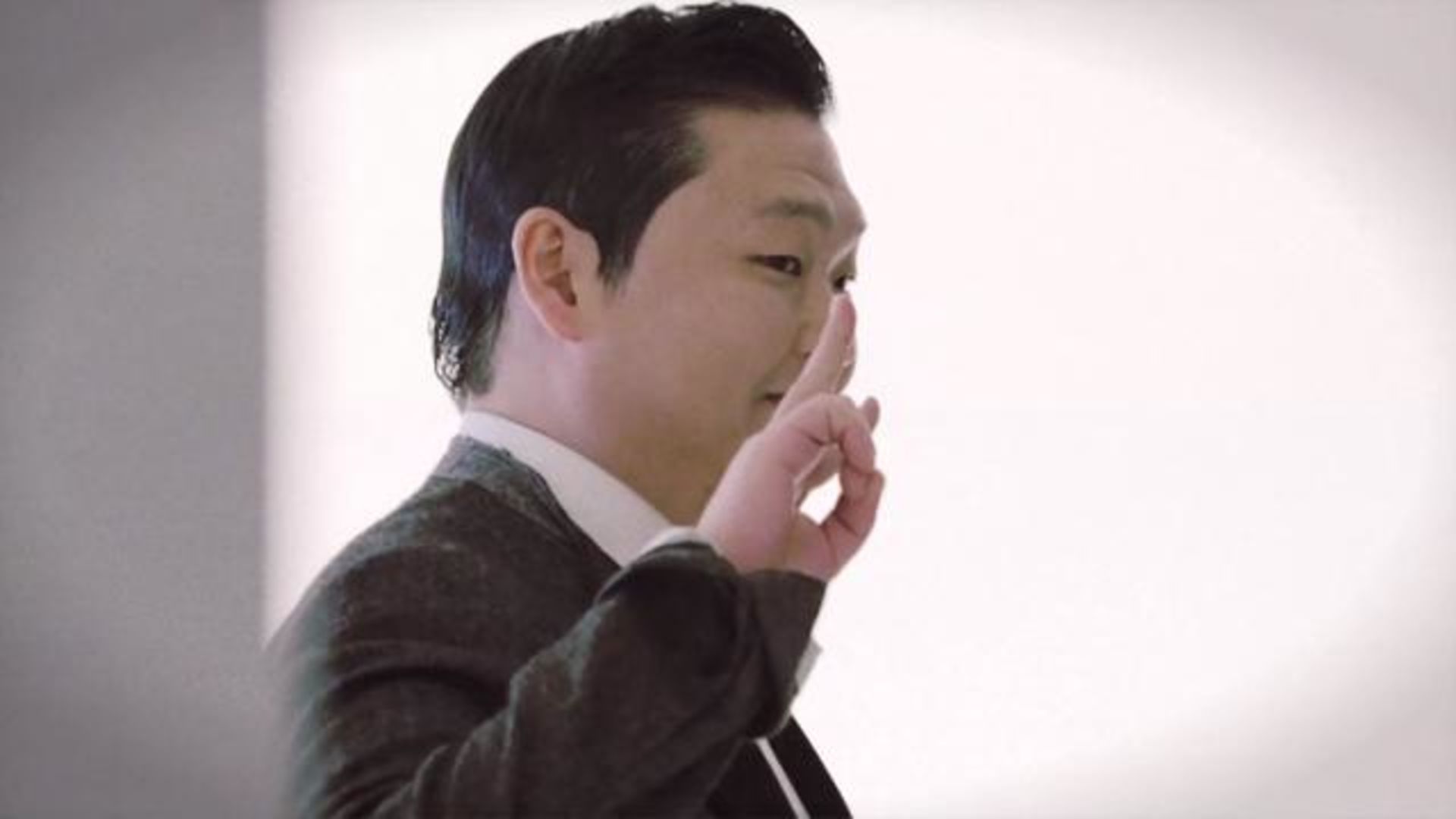 Watch Giving Props to Gangnam Style’s PSY | Vanity Fair