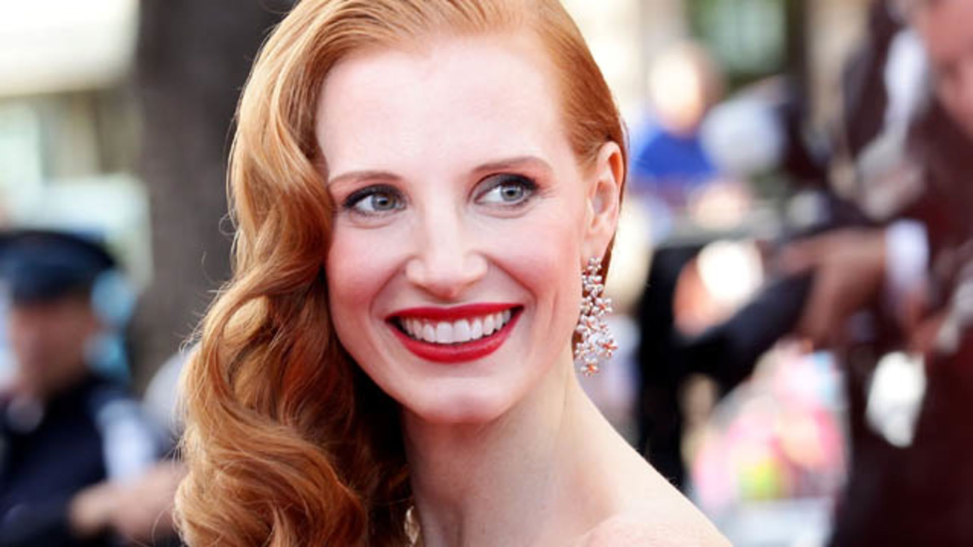 Watch Jessica Chastain: Awards-Season Beauty with Vanity Fair’s SunHee ...