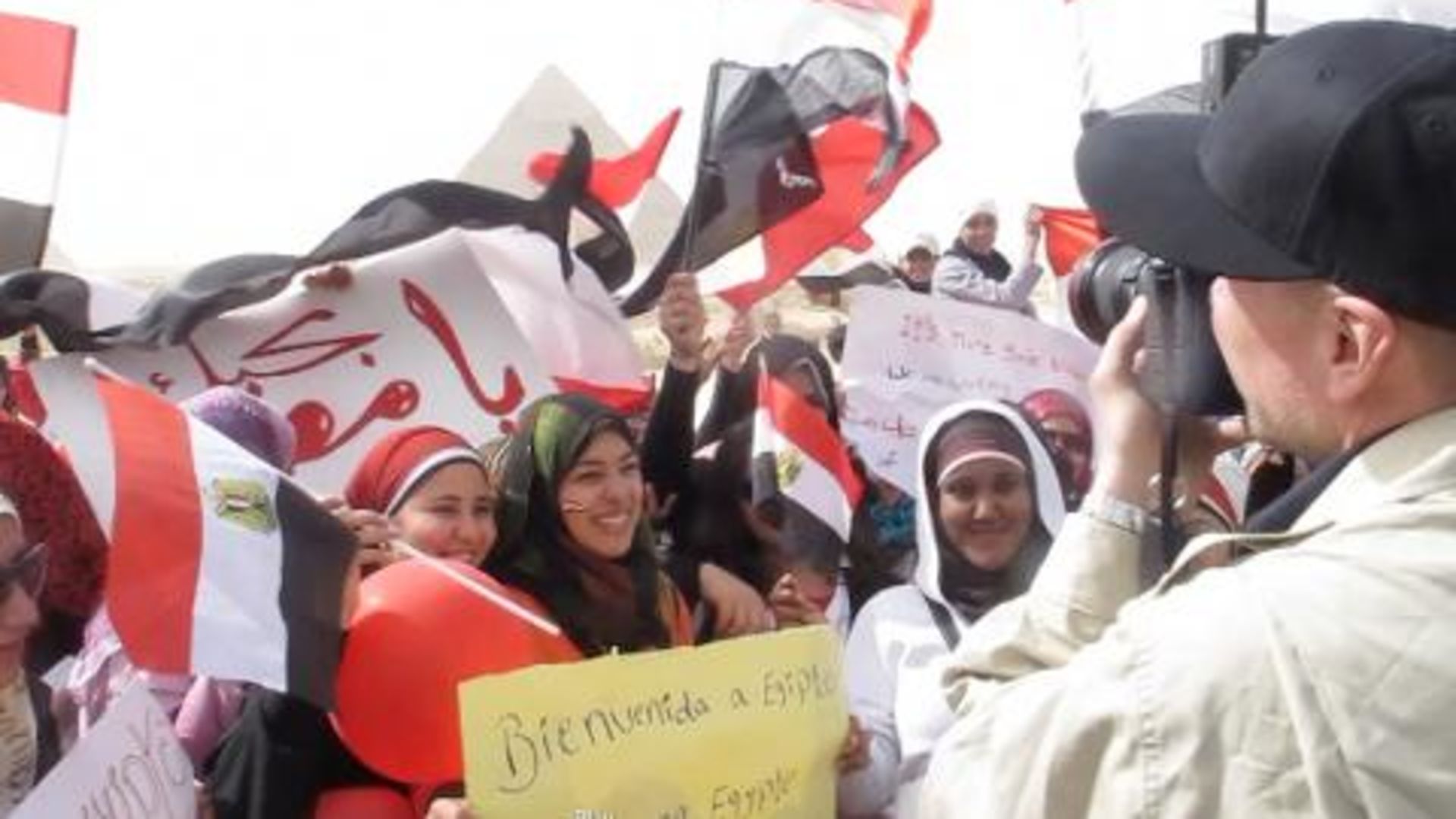 Watch Behind the Scenes: Life on the Ground at the Egyptian Revolution ...