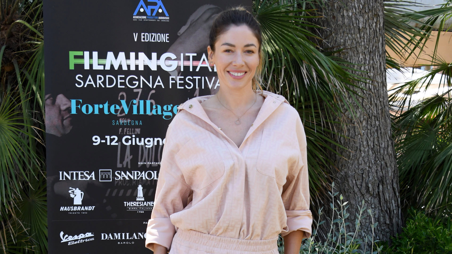 Watch Sarah Felberbaum: «La felicità? Una questione di coraggio ...