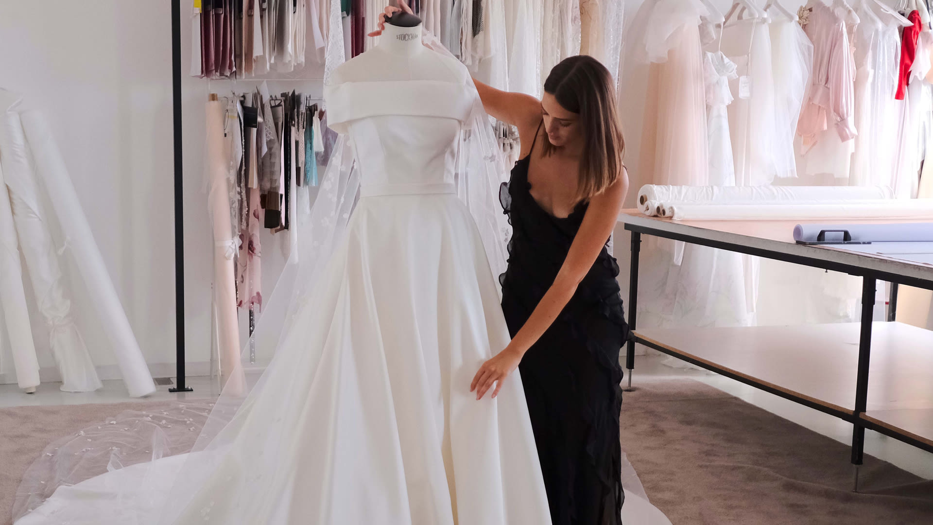Watch Il making of dell'abito da sposa di Federica Pellegrini | Vanity Fair Italia