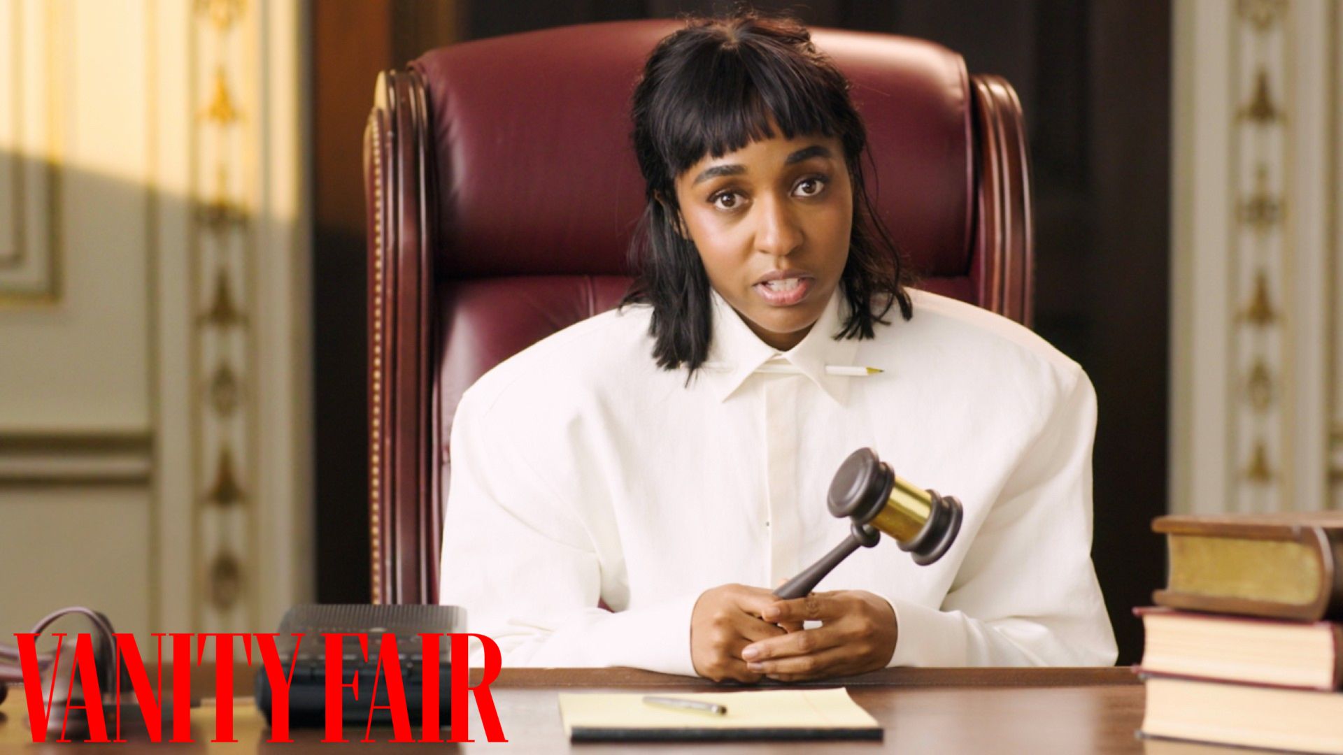 Watch Ayo Edebiri risolve alcuni piccoli contenziosi | Vanity Fair Italia