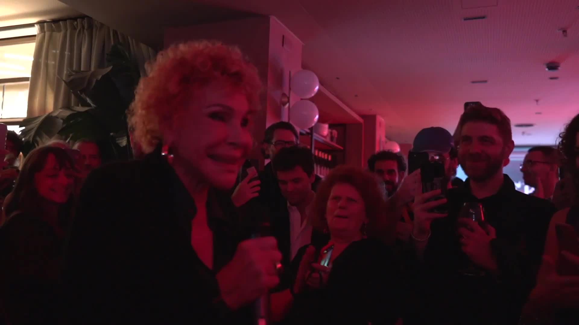 Watch Ornella Vanoni e il party per festeggiare «Diverse» | Vanity Fair ... Watch Ornella Vanoni e il party per festeggiare «Diverse» | Vanity Fair ...