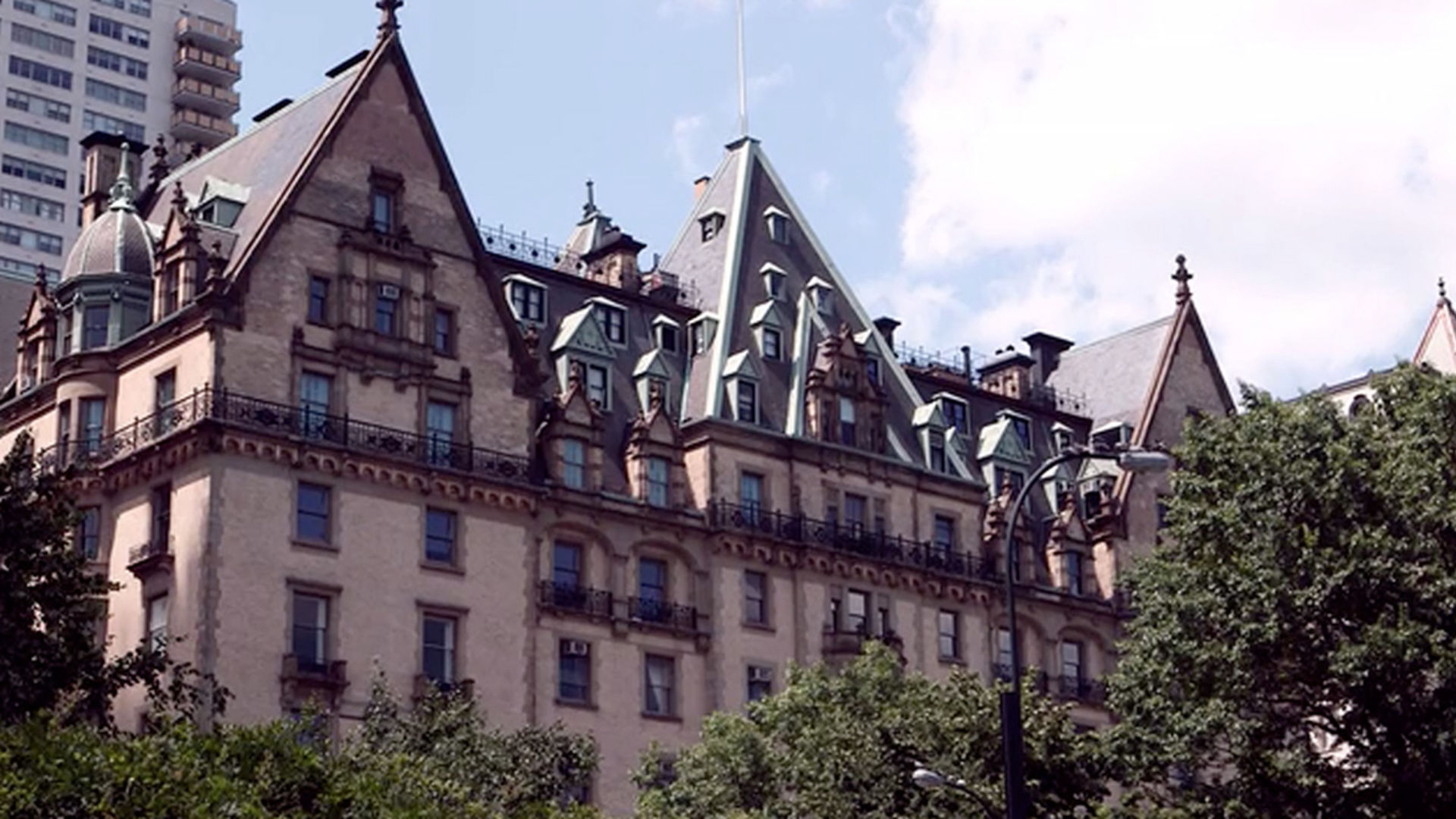 Watch Nueva York, la ciudad favorita de fantasmas, duendes y demonios ...