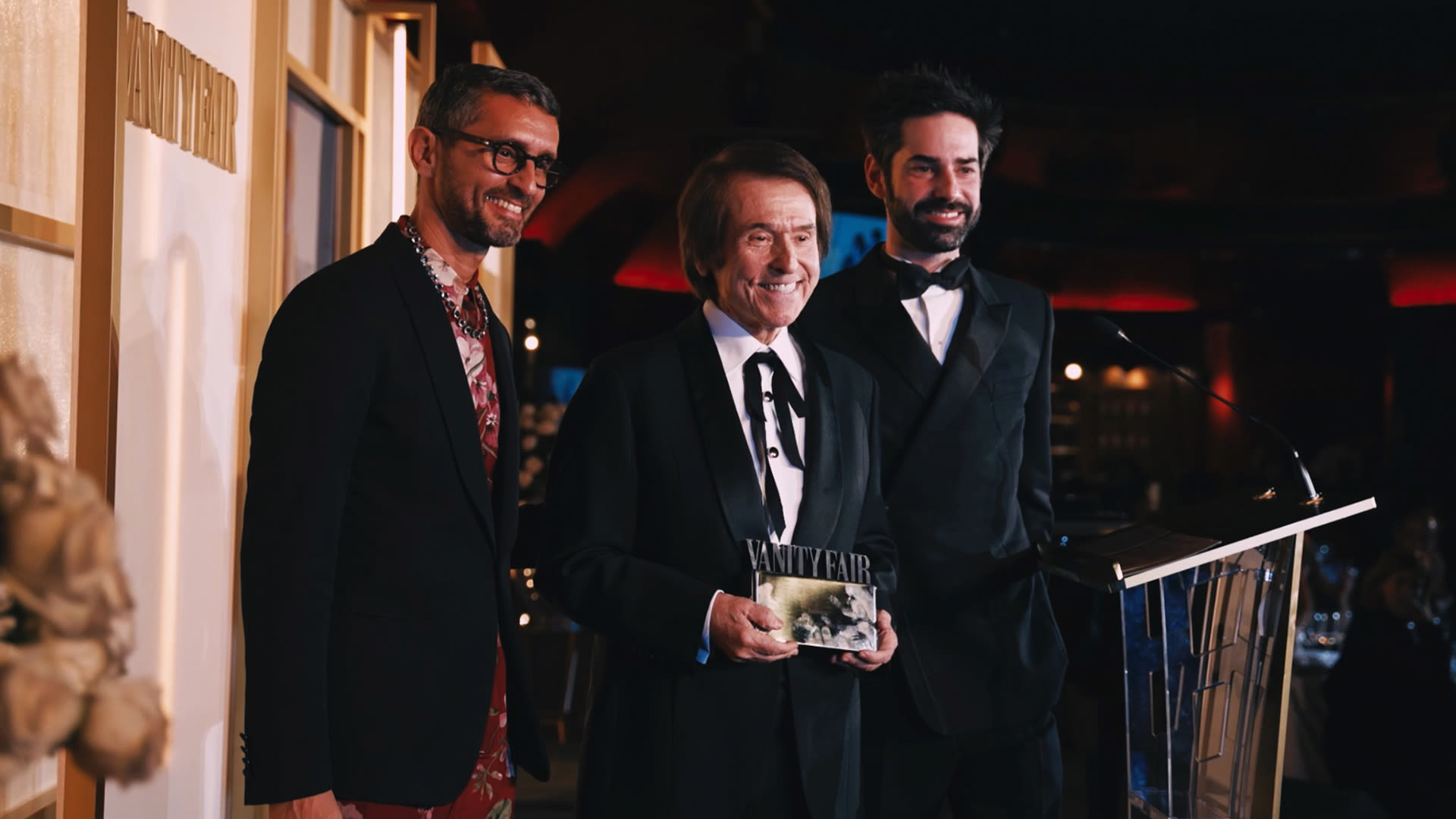 Watch Así fue el homenaje de Vanity Fair a Raphael, Personaje del Año ...