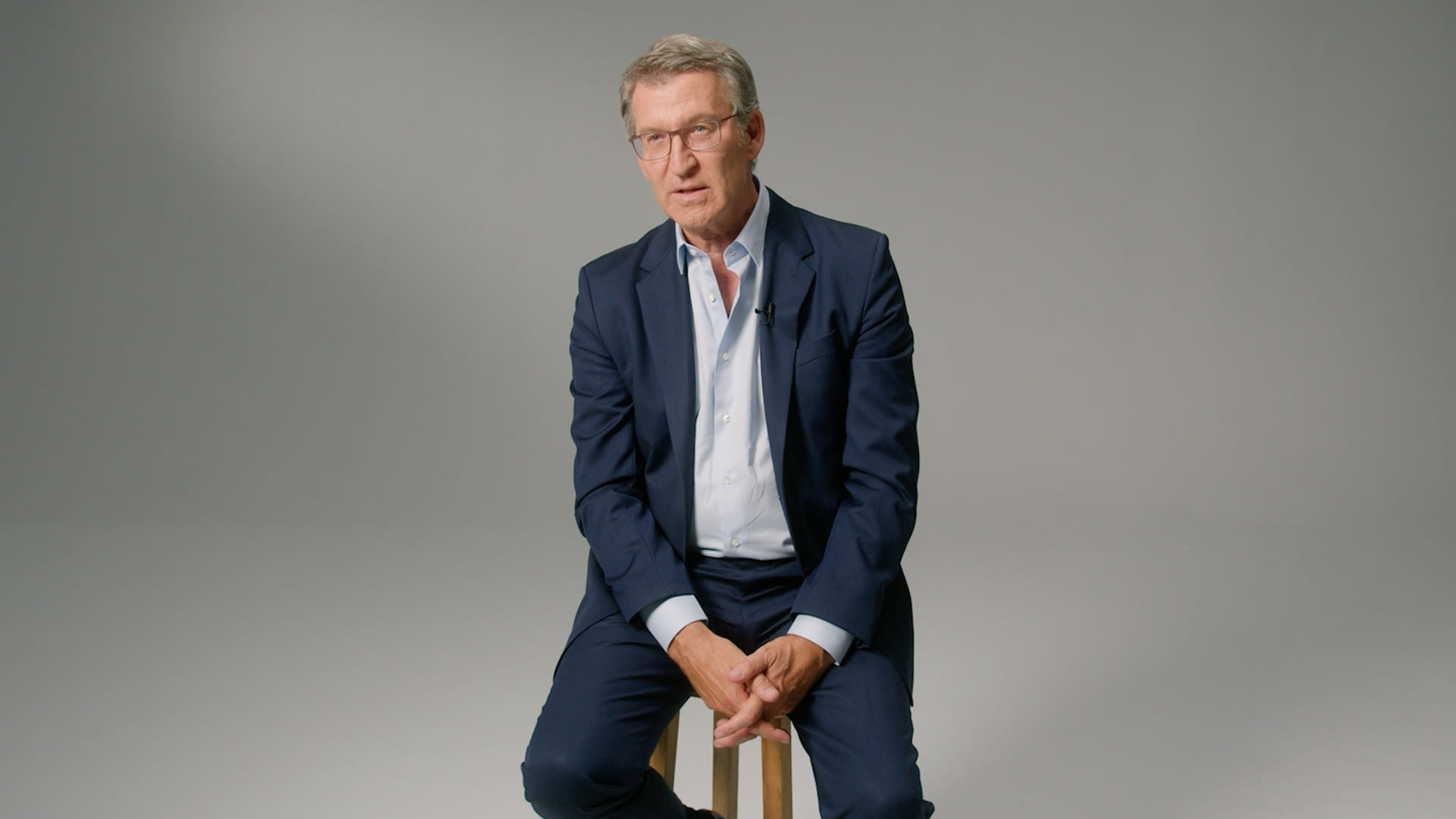 Watch Cinco preguntas a Feijóo, el líder que no rehuye la etiqueta ...