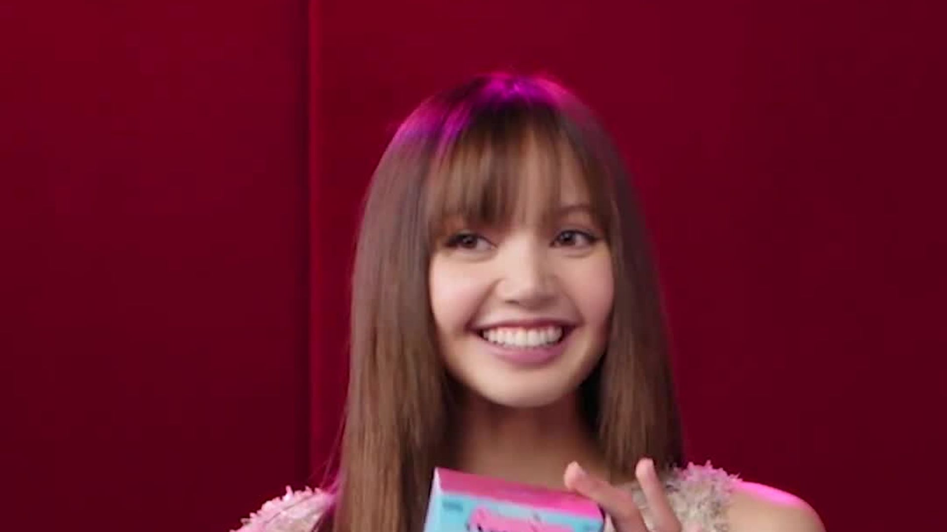 Watch Lisa esta obsesionada con POP MART | Vanity Fair