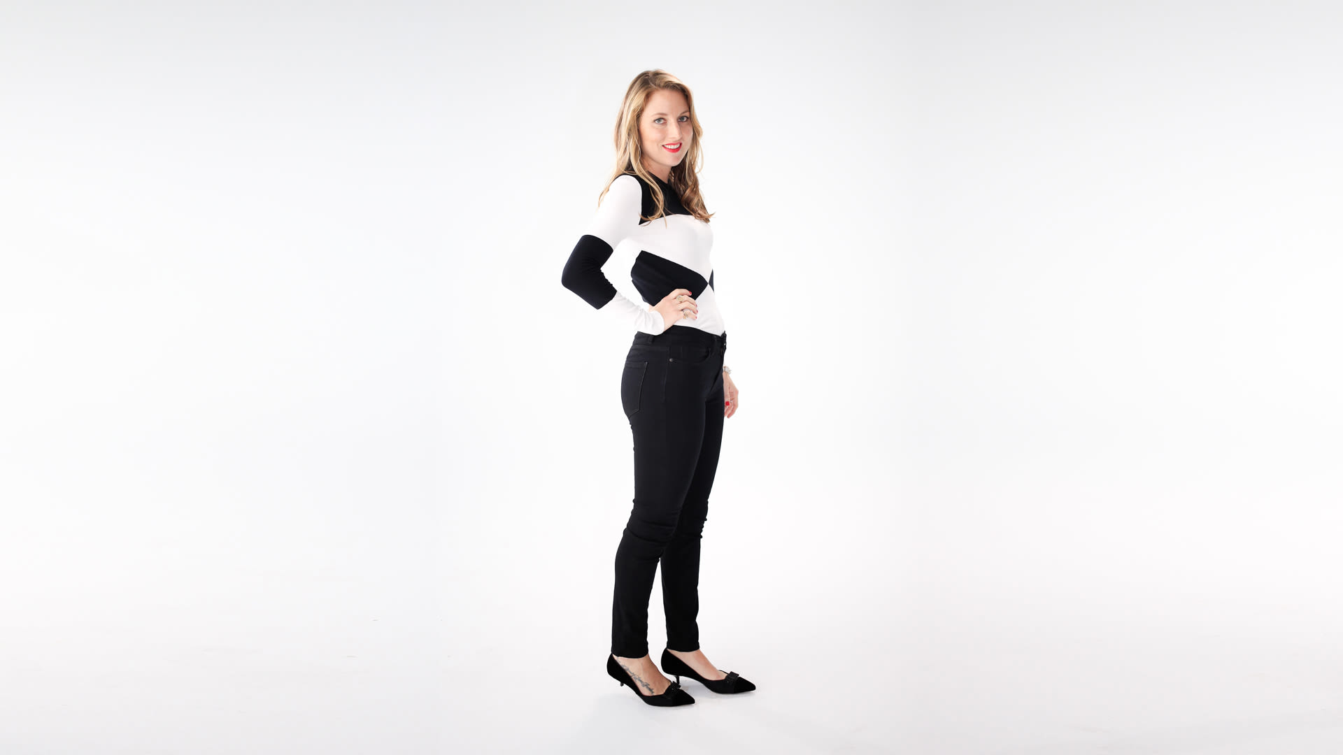 Watch Alex Winston | Jeanius | Vogue