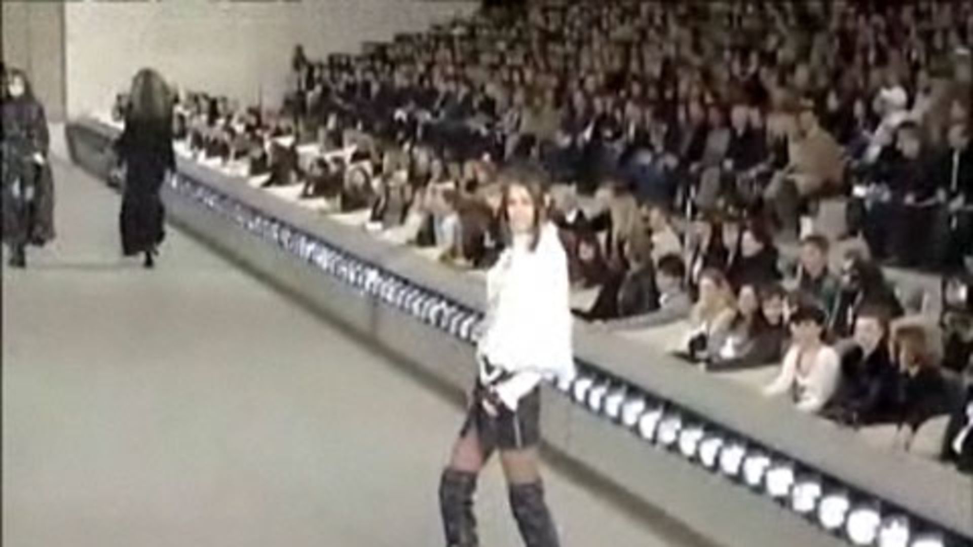 Watch Chanel: Fall 2006 Ready-to-Wear | Style.com Fashion Shows | Vogue