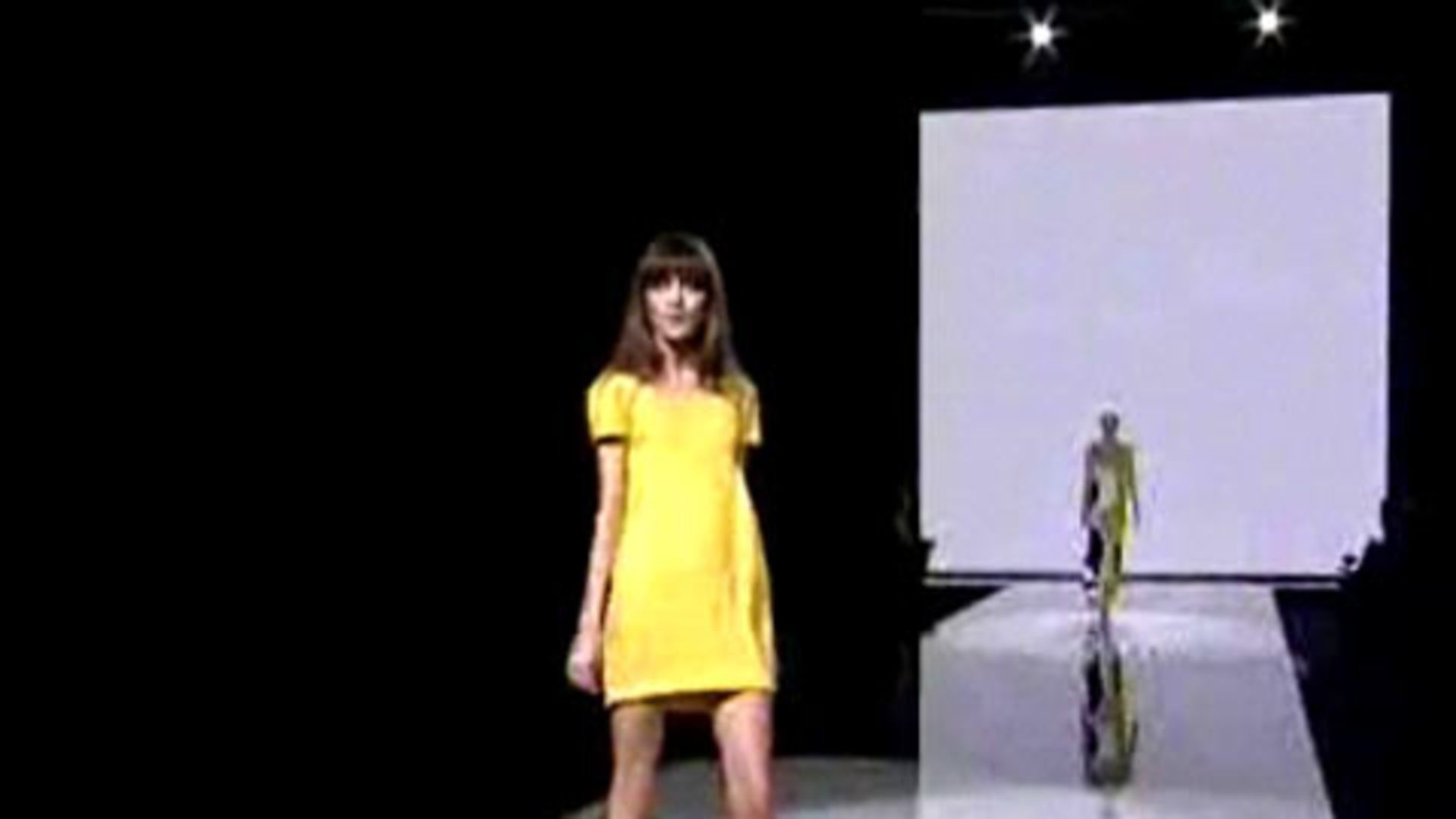 Watch Versace: Spring 2007 Ready-to-Wear | Style.com Fashion Shows | Vogue