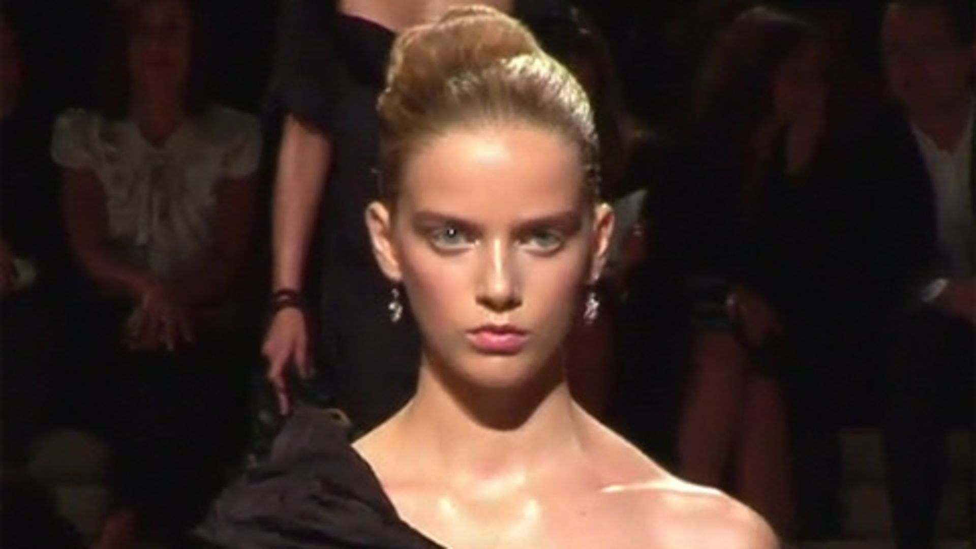 Watch Prada: Spring 2009 Ready-to-Wear | Style.com Fashion Shows | Vogue