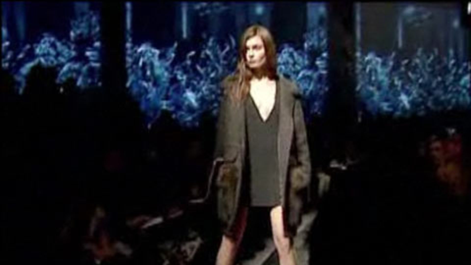 Watch Prada: Fall 2006 Ready-to-Wear | Style.com Fashion Shows | Vogue