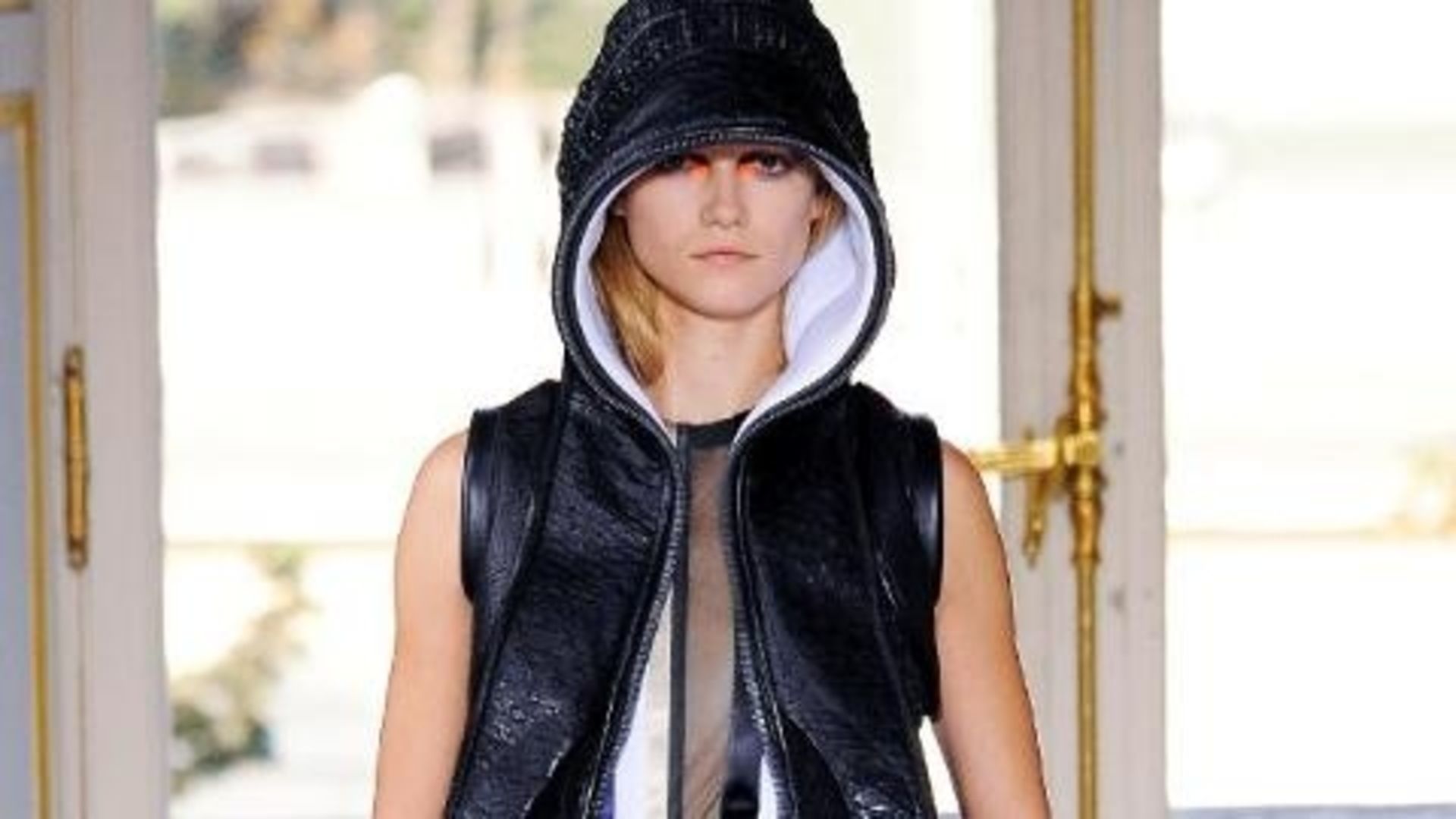 Watch Balenciaga: Spring 2010 Ready-to-Wear | Style.com Fashion Shows ...