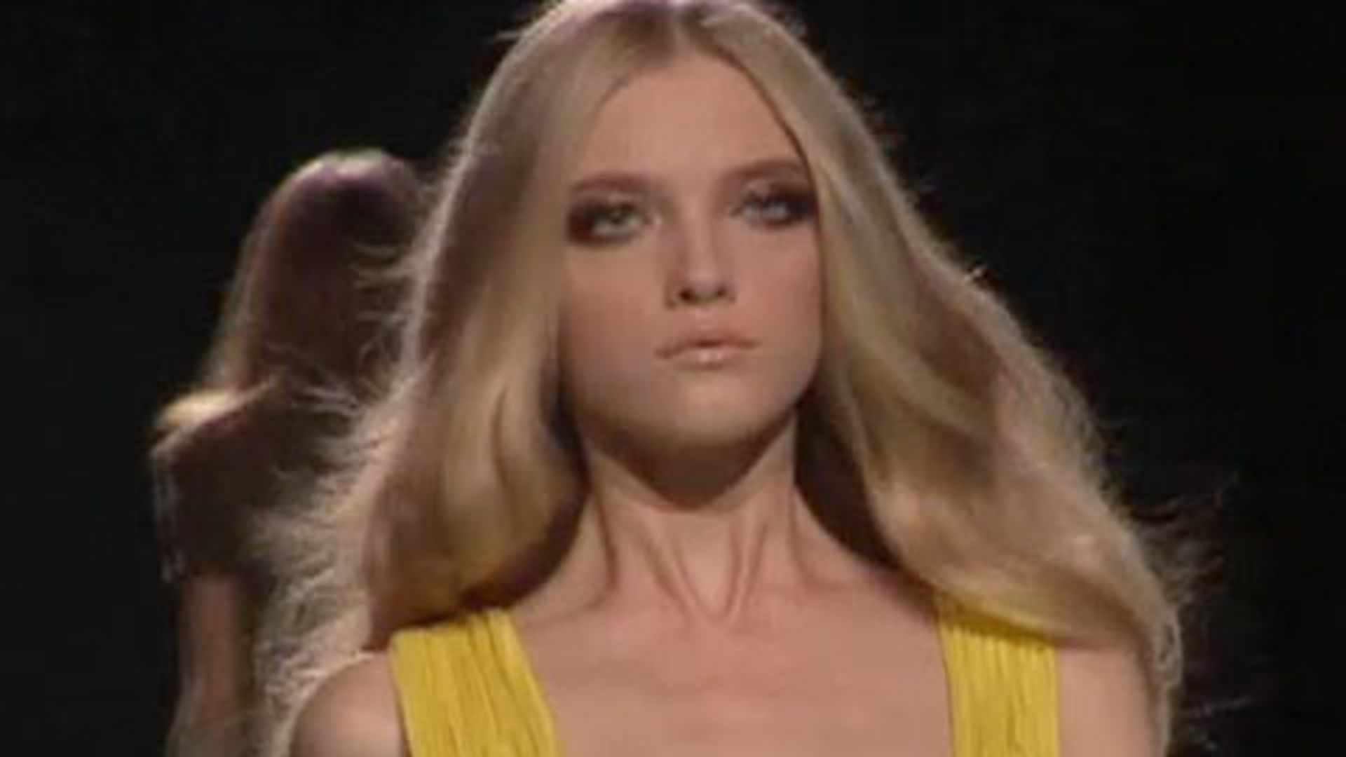 Watch Versace: Spring 2008 Ready-to-Wear | Style.com Fashion Shows | Vogue