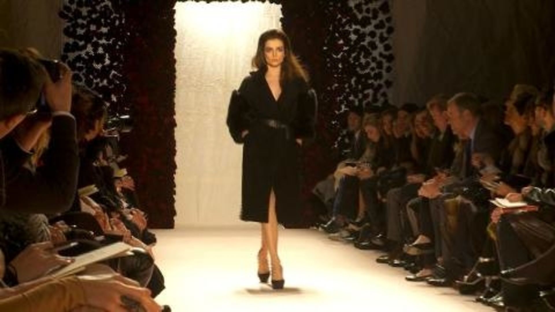 Watch Nina Ricci: Fall 2010 Ready-to-Wear | Style.com Fashion Shows | Vogue