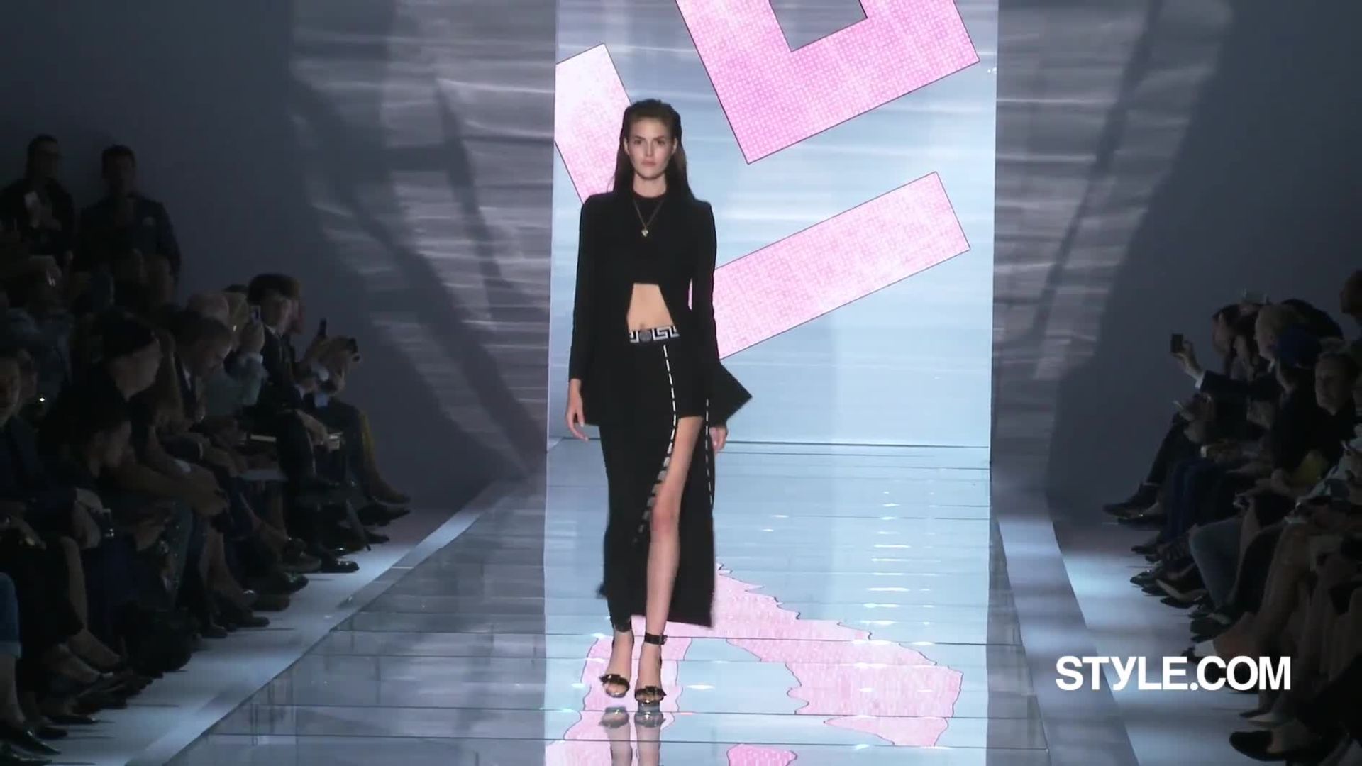 Watch Versace Spring 2015 Ready-to-Wear | Style.com Fashion Shows | Vogue