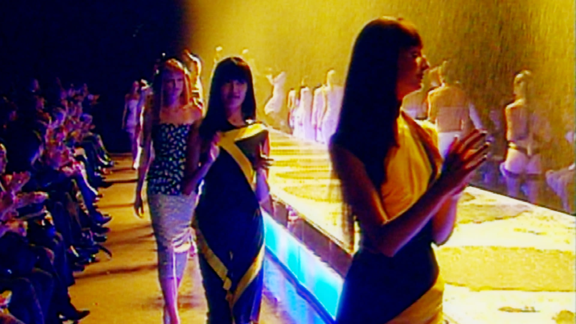 Watch Full Runway Show: Alexander McQueen’s Spring 1998 Golden Shower ...