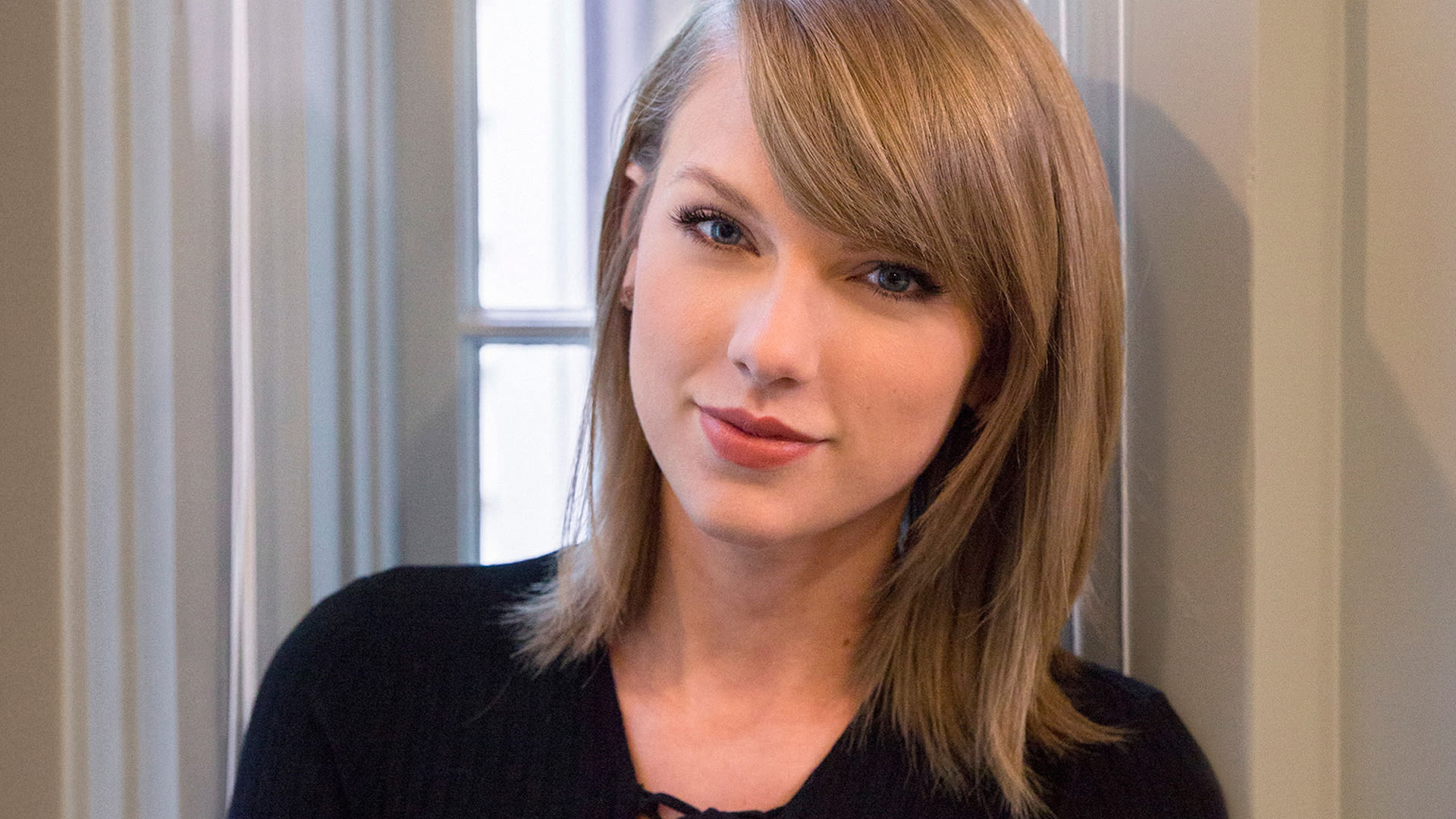 Watch Taylor Swift Talks Googling Herself, Which Celebrity's Closet She ...