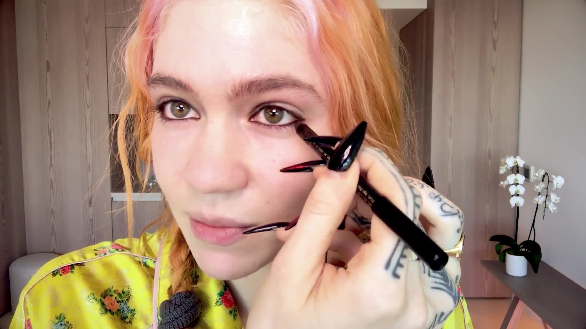 Watch Watch Grimes Do Her Pregnancy Skincare and Psychedelic Makeup ...