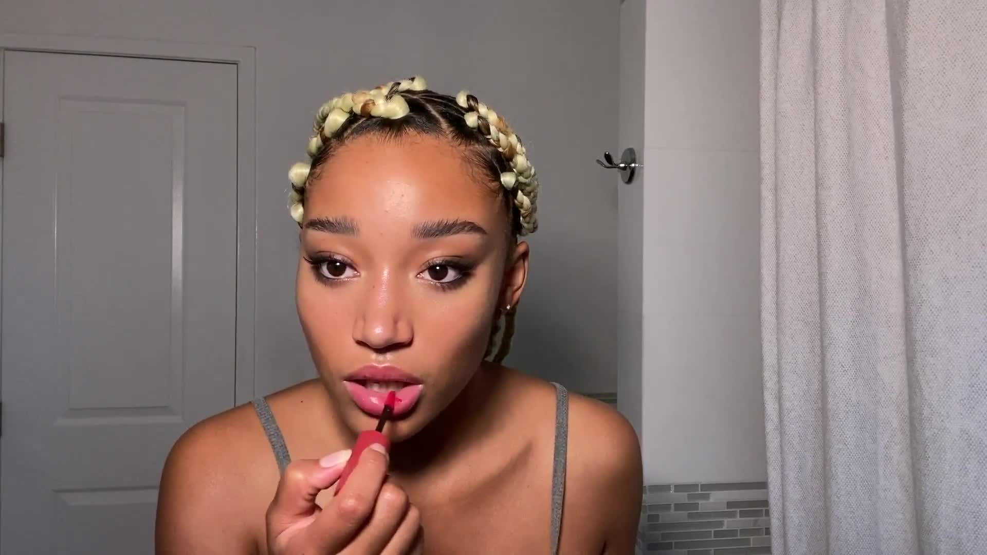 Watch How Amandla Stenberg Does Her Box Braids, Signature Smoky Eyes ...