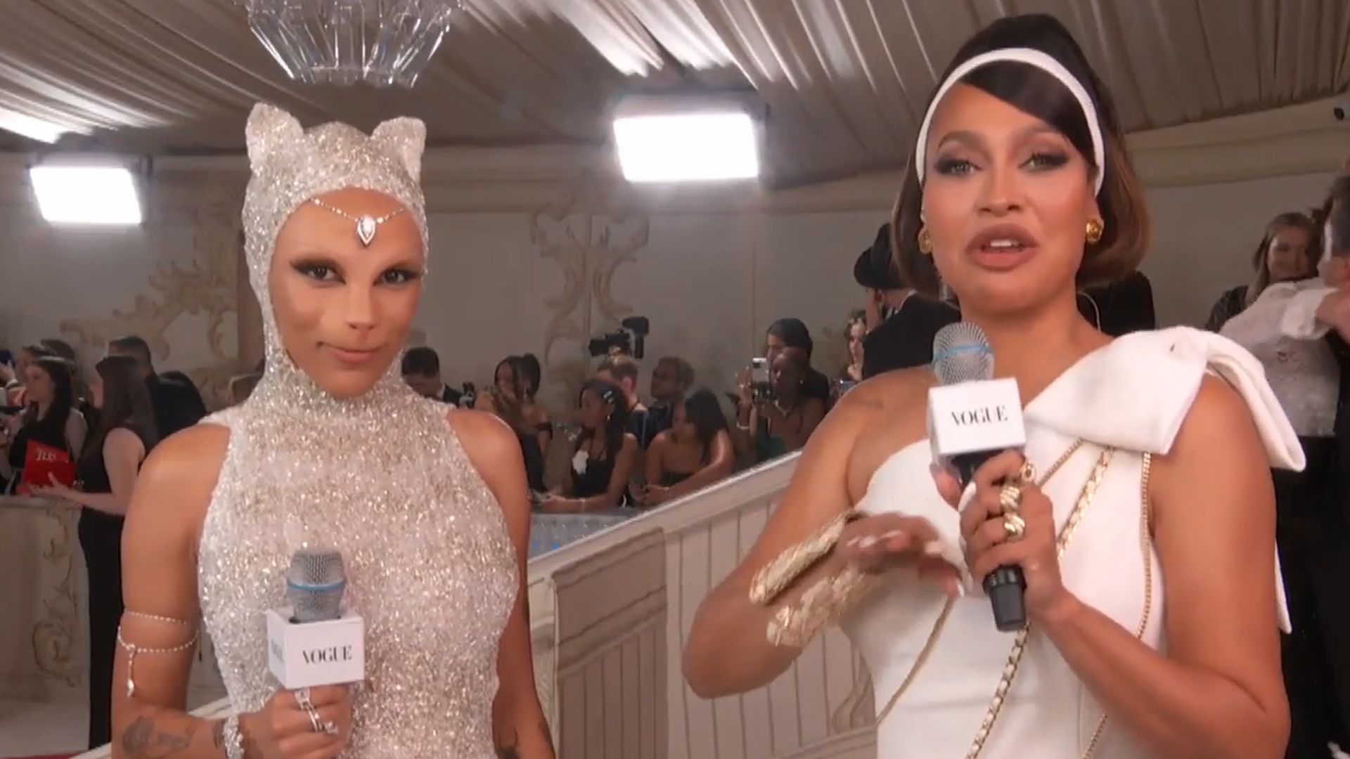 Watch Doja Cat Channels Her Inner Feline in Oscar de la Renta | Met ...