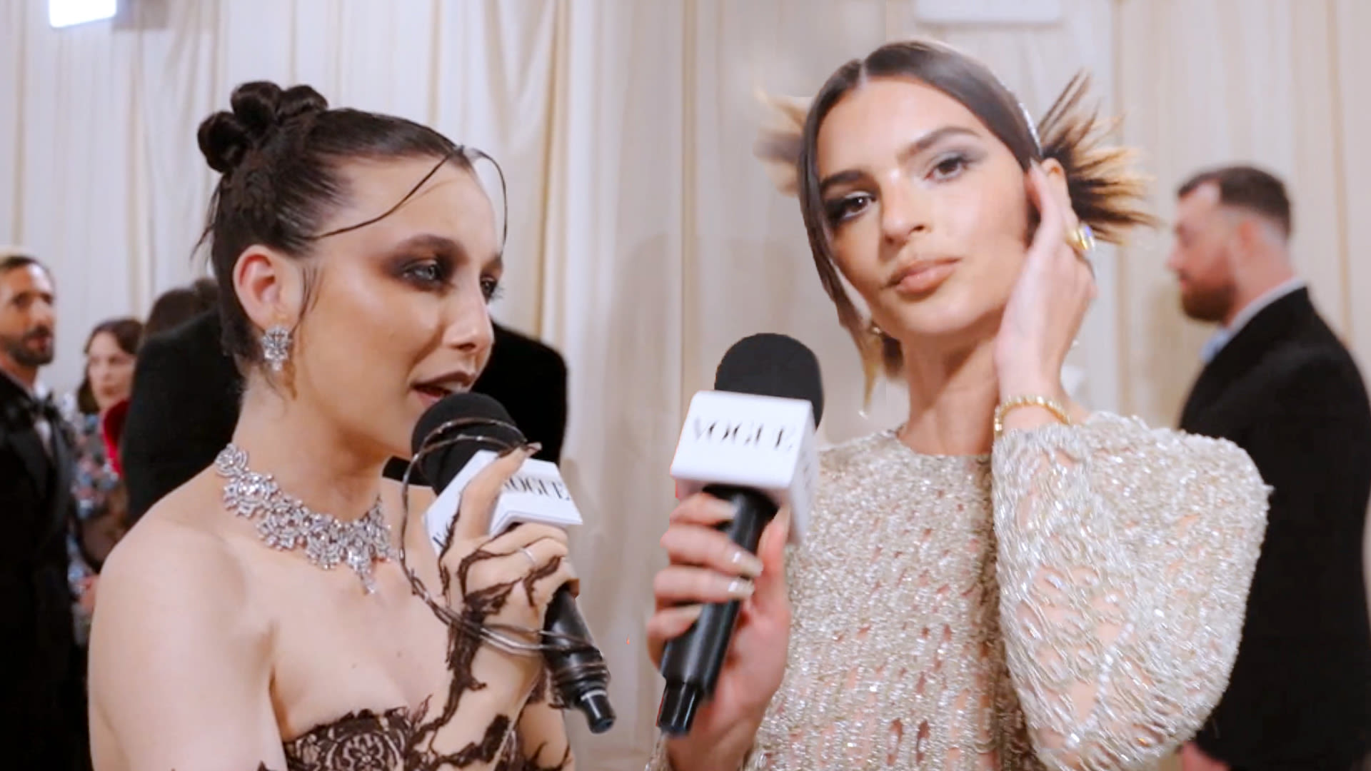 Watch Emily Ratajkowski's Vintage Versace is a "Party in the Back ...