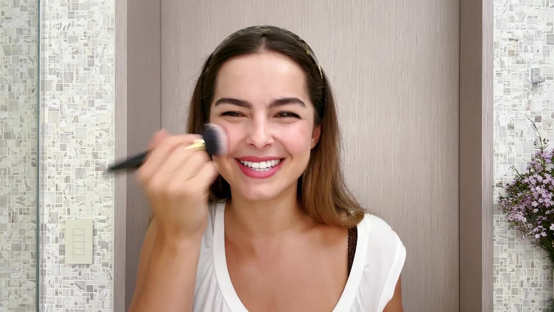 Watch Addison Rae Wakes Up Every Morning and “Immediately” Puts This ...