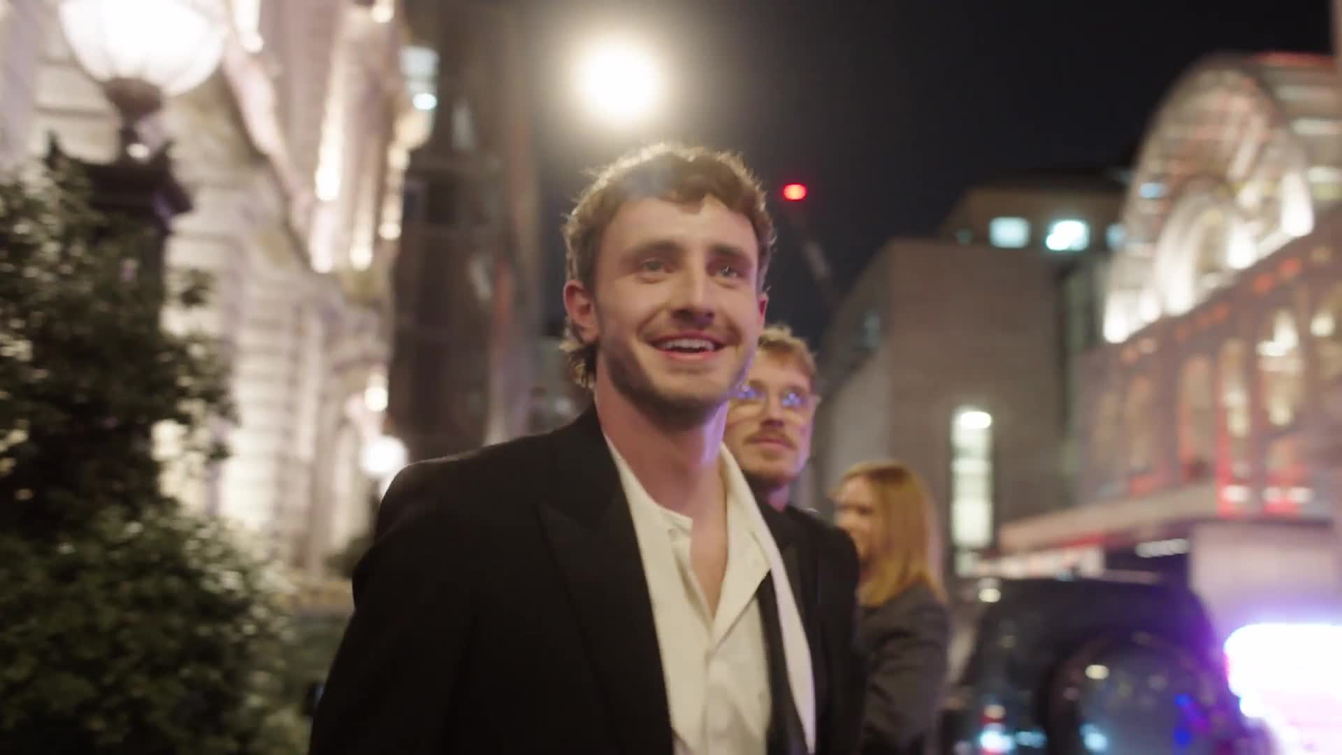 Watch Paul Mescal Rocks a Disheveled Suit at the Gladiator Premiere ...