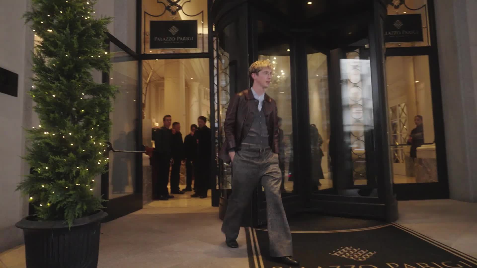 Watch Troye Sivan’s Fashion Week Look? Librarian-Chic | Last Looks | Vogue