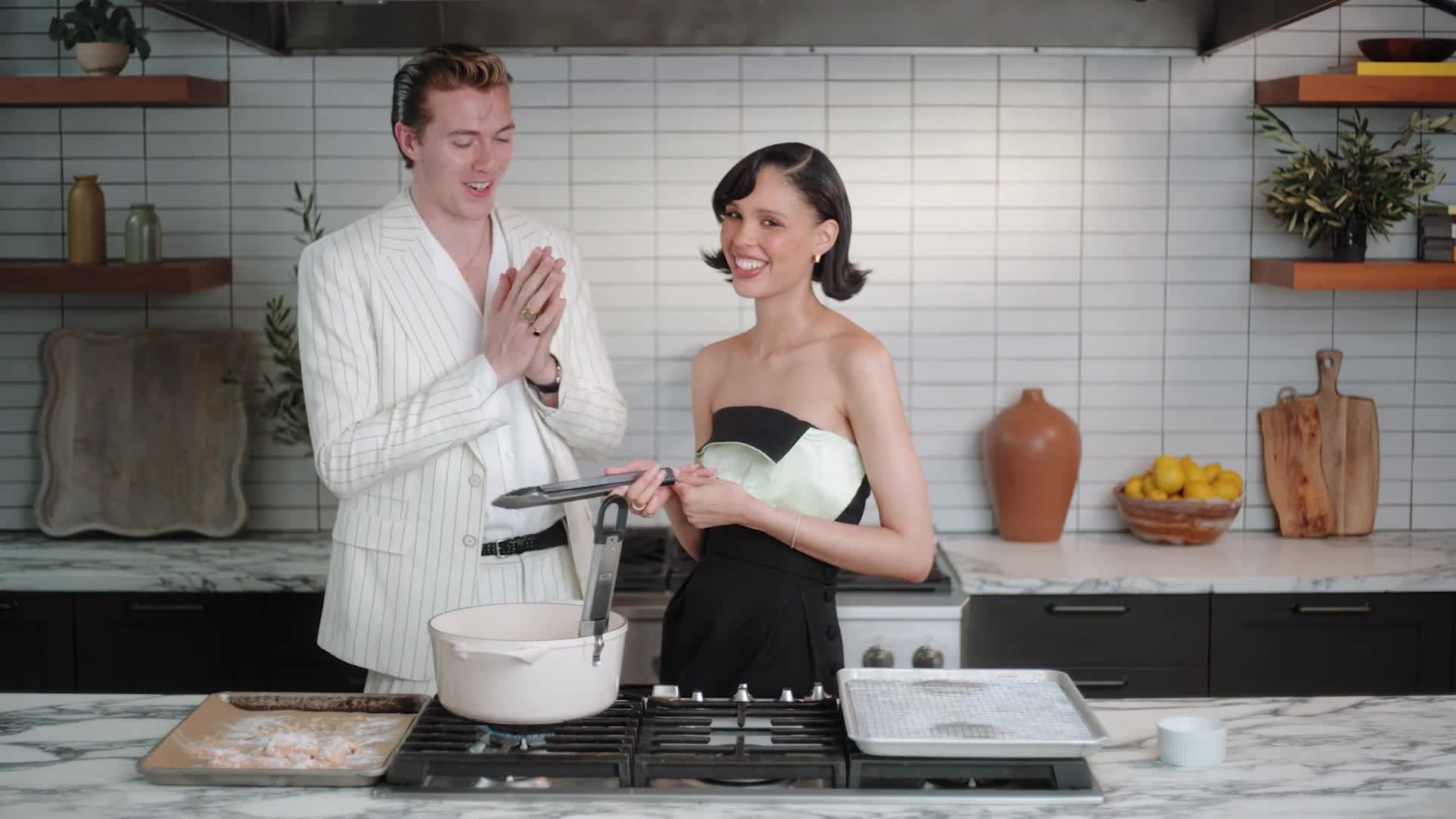 Watch Lucky Blue and Nara Smith Make a Crispy Chicken Sandwich—and ...