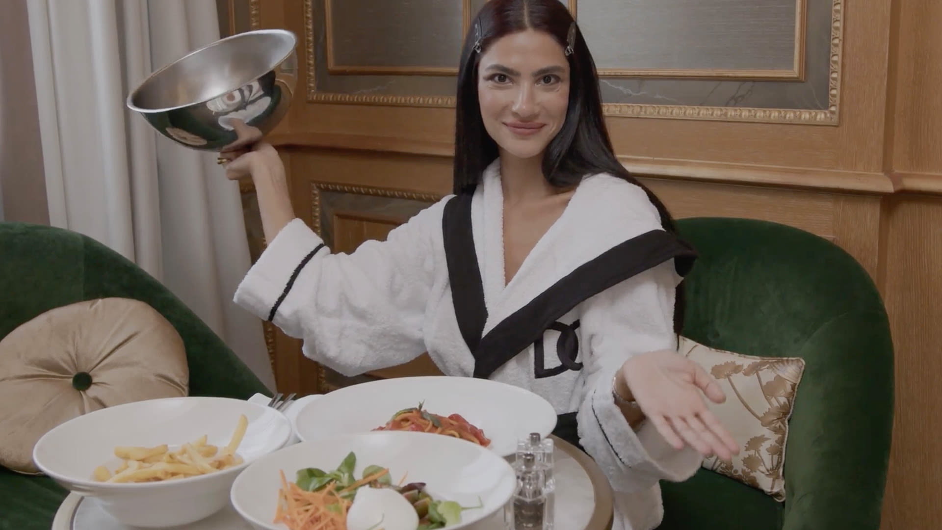 Watch What's on Huda El Mufti's Plate Before the Dolce & Gabbana Show ...