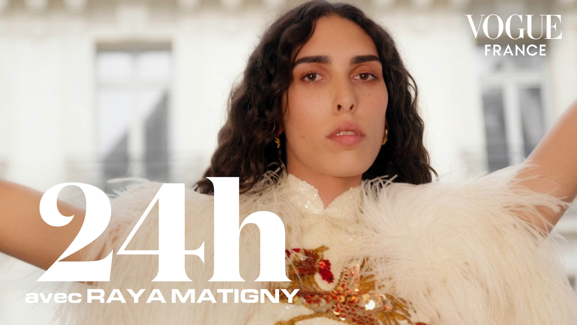 Voir 24 heures avec Raya Martigny, le mannequin qui brise les codes | 24 Hours With | Vogue France