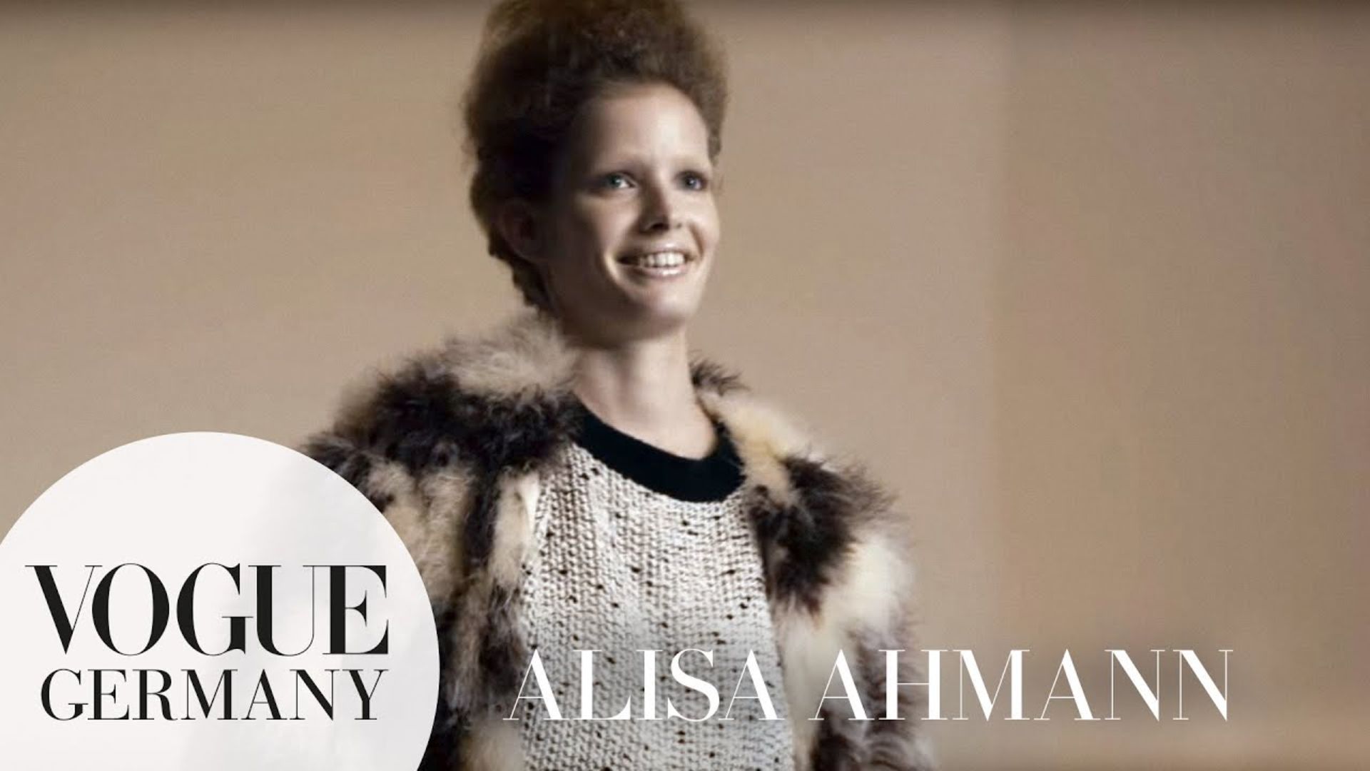 Watch Foto-Shooting mit Model Alisa Ahmann | VOGUE Behind the Scenes ...