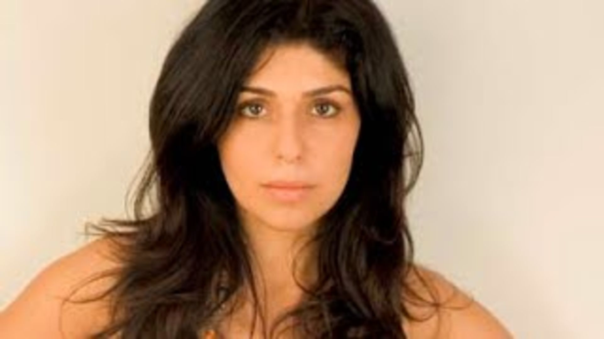 Watch Anaita Shroff Adajania's Summer Must Haves (Vogue Official ...